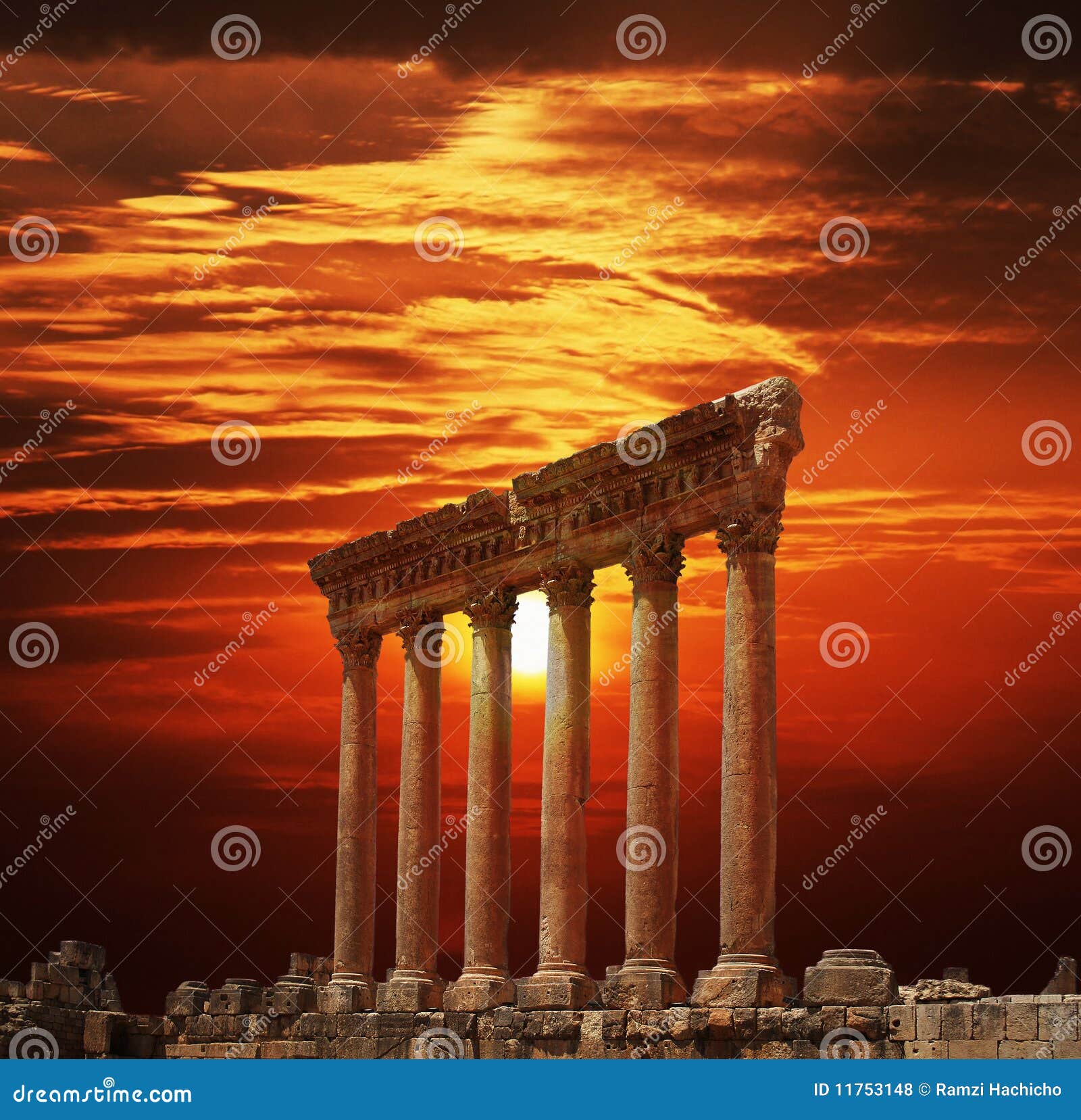 Colonne Romane a Heliopolis, Baalbeck, Libano Fotografia Stock ...