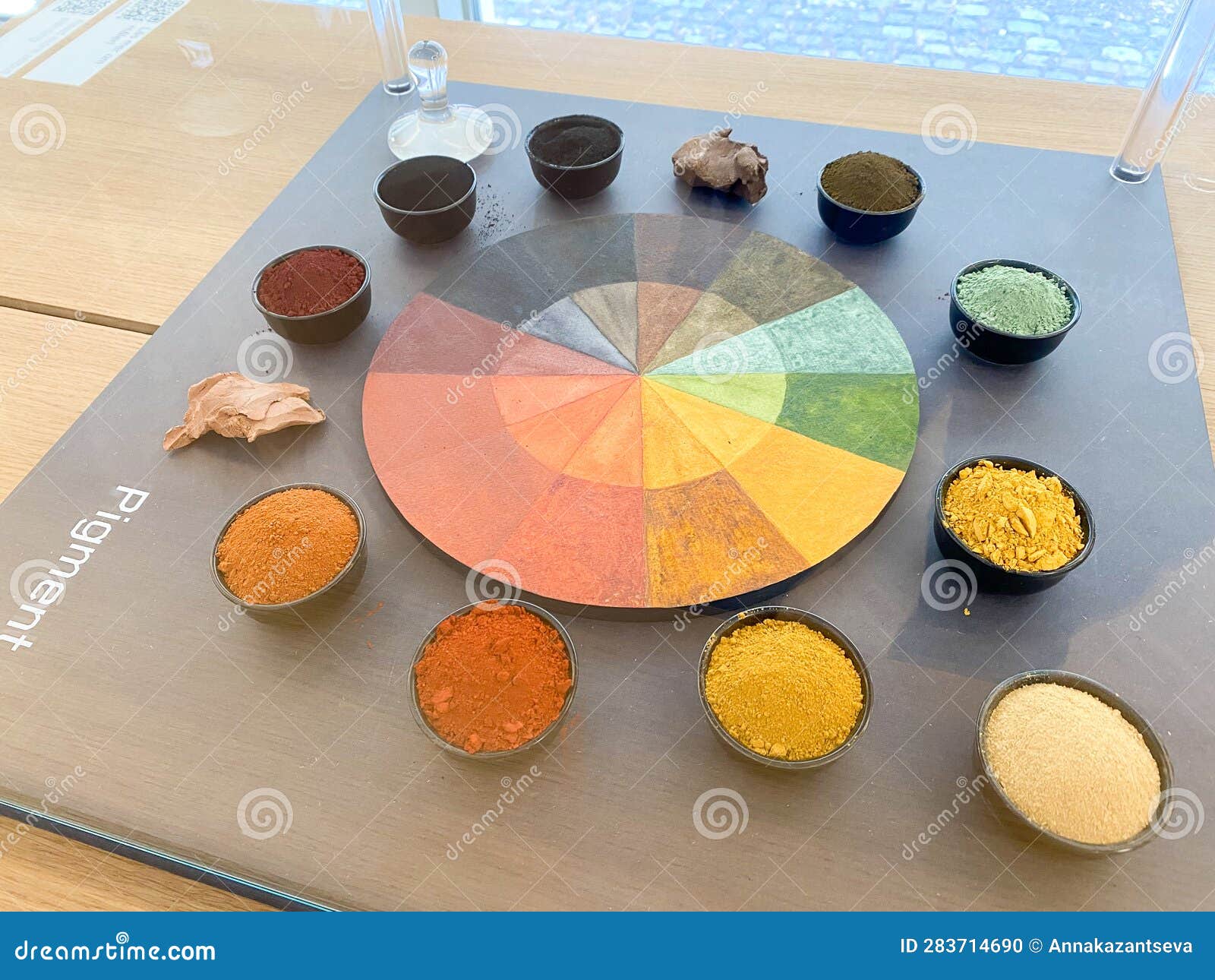 Color Circle with Powder Pigments for Education of Color Theory Stock ...