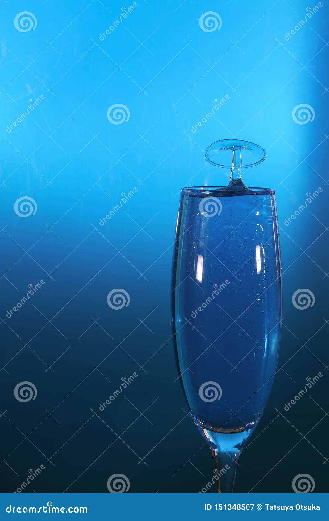 Color Liquid Splashing in the Glass Stock Image - Image of drop, glass ...