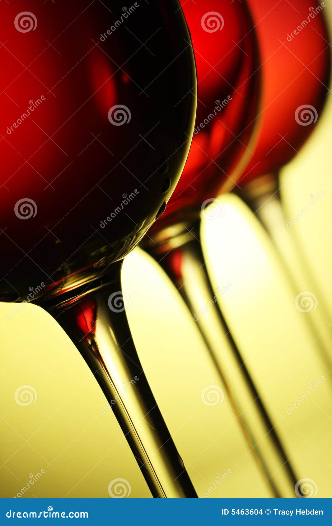 Colore rosso vermiglio fotografia stock. Immagine di vetro - 5463604