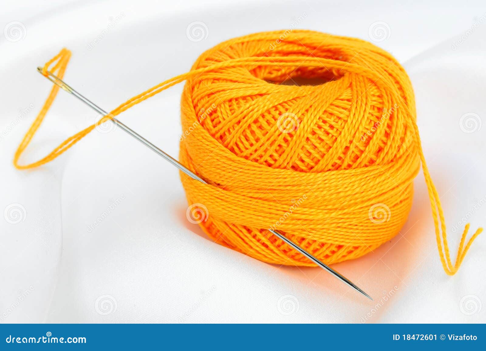 Colored thread, needles stock image. Image of blue, macro - 18472601