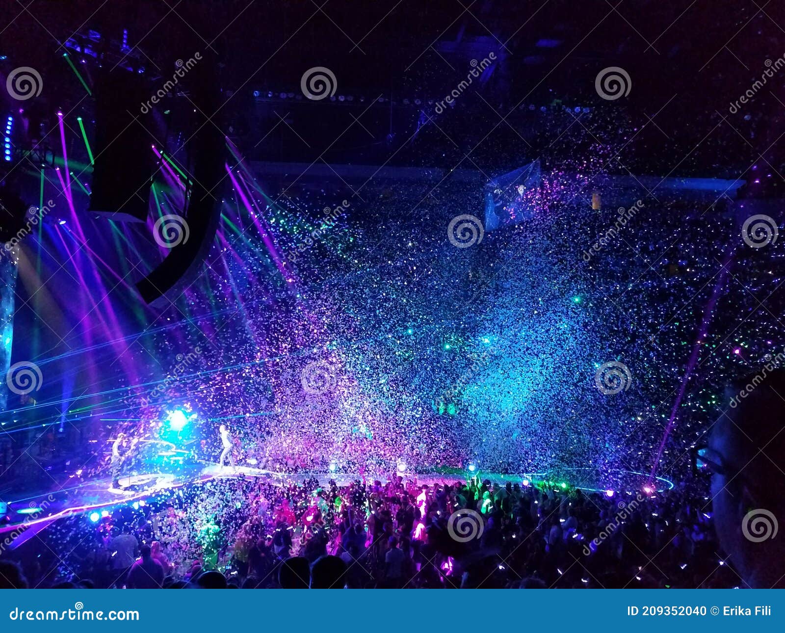 Colores De Concierto De Coleplay Imagen editorial - Imagen de estadio ...