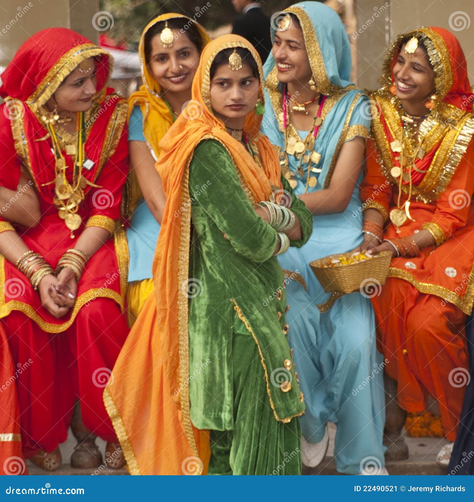 Colores de la India foto editorial. Imagen de deslizar - 22490521