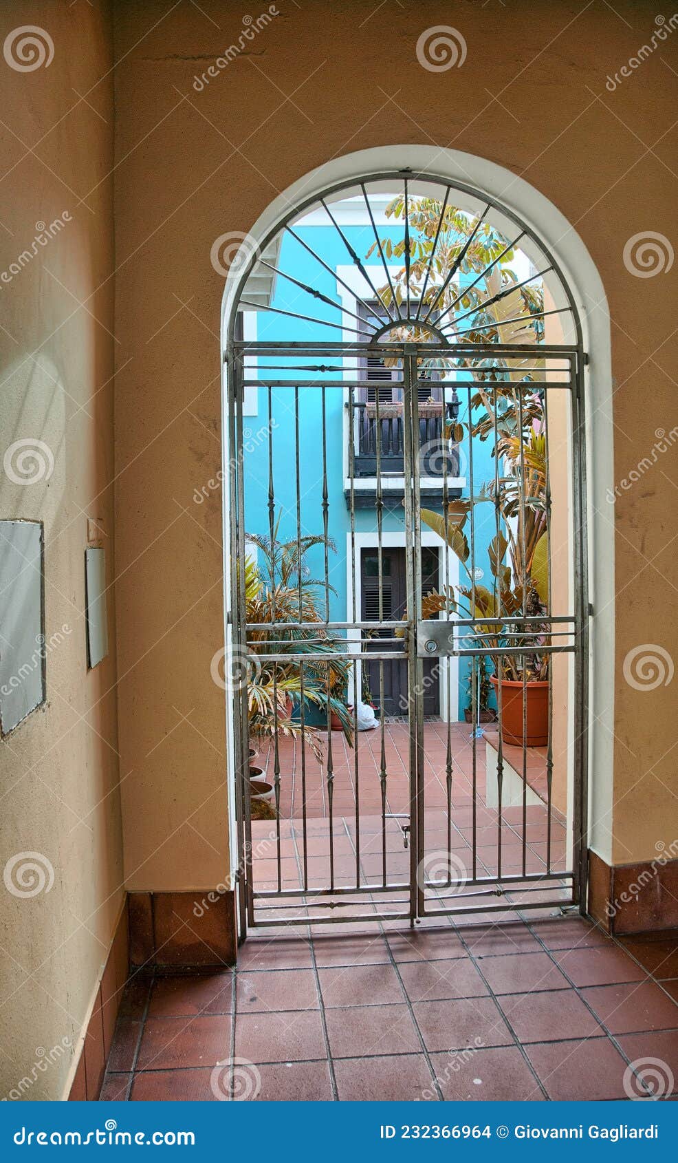 Colores de puerto rico foto de archivo. Imagen de antiguo - 232366964