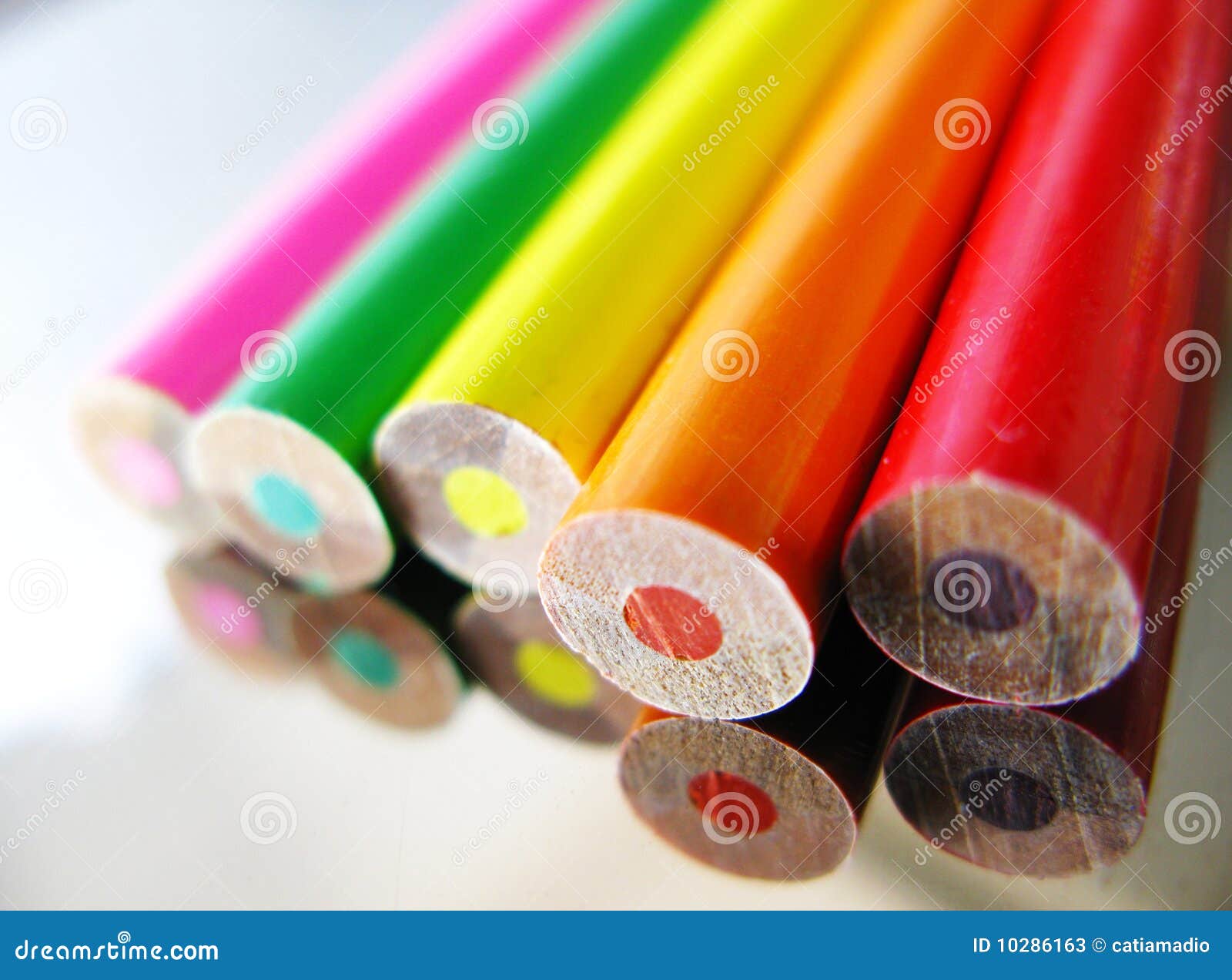 Colores del espejo imagen de archivo. Imagen de reflejo - 10286163