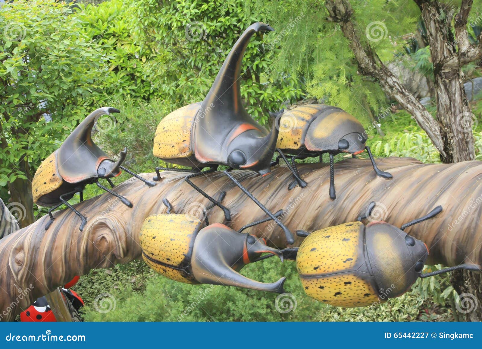 Colorfu Insect statue stock image. Image of statue, claw - 65442227