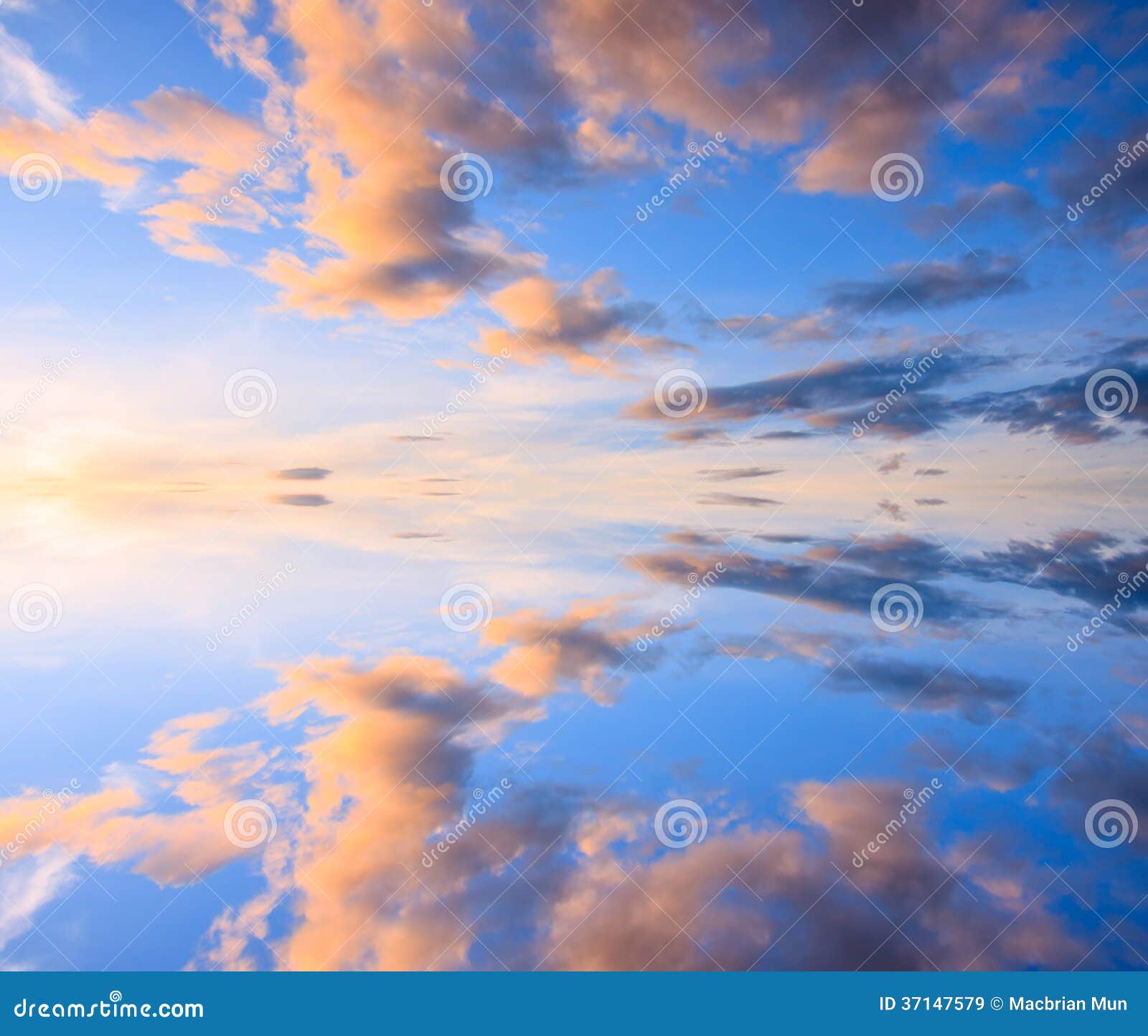 Abstract Reflection Background With Green Tringle Wireframe Design 3d ...