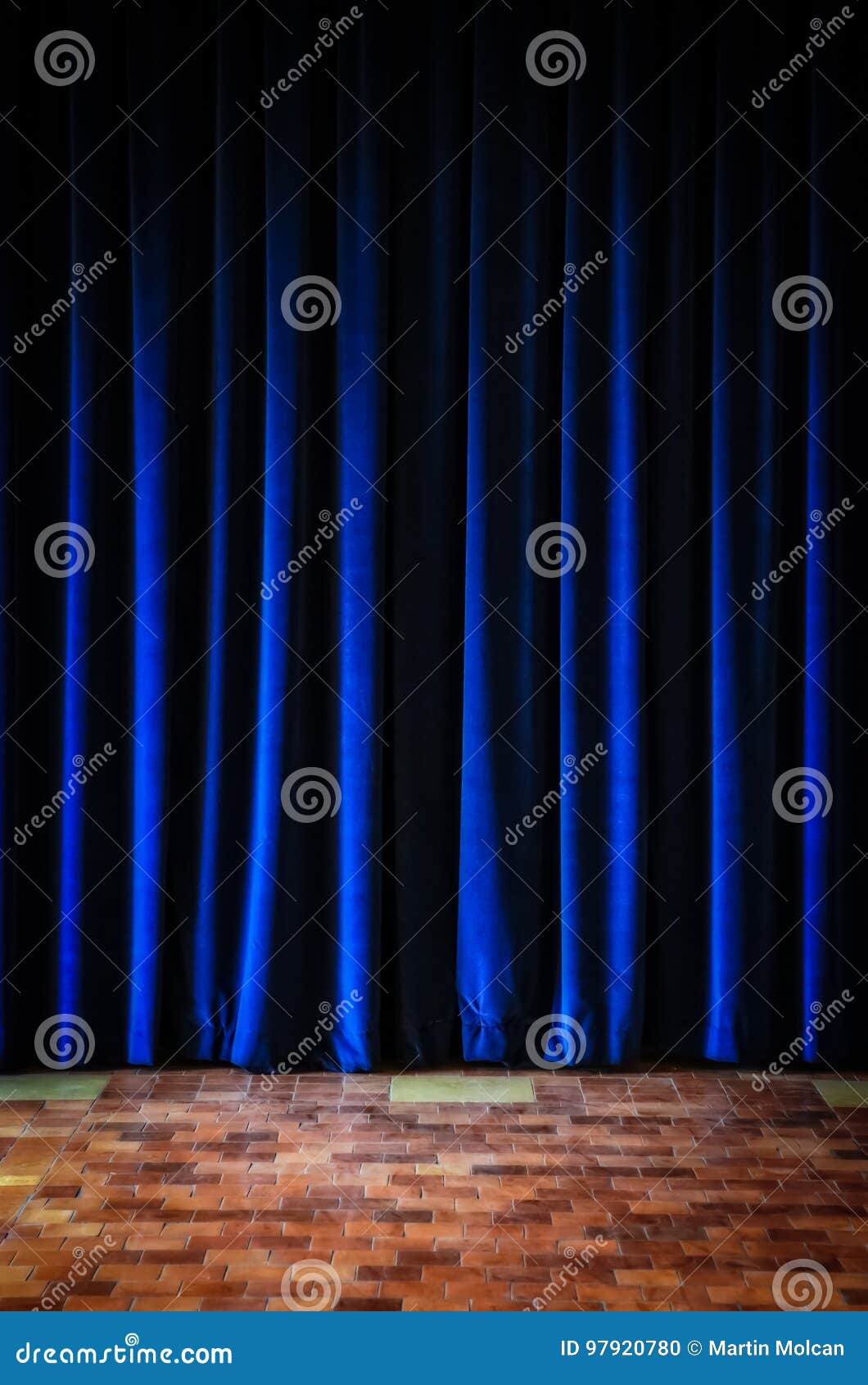 Blue Stage Curtains Stock Photos - Download 228 Royalty Free Photos