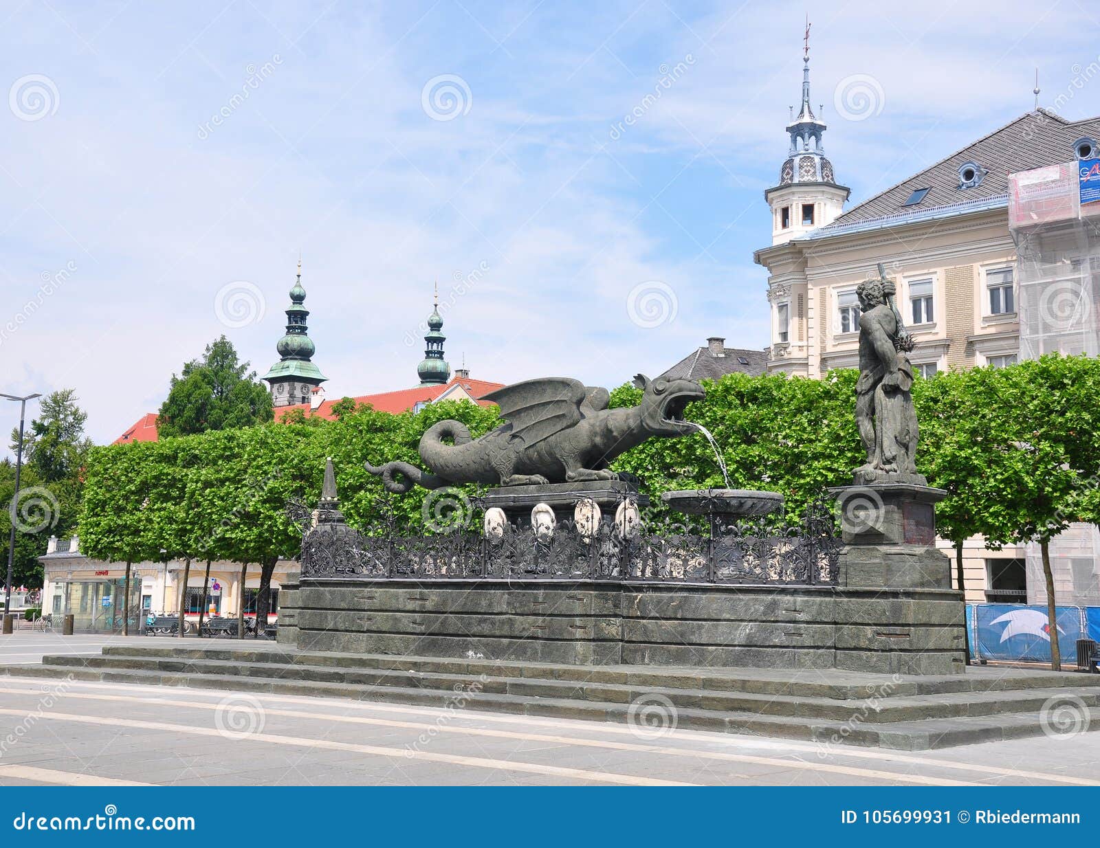 Lindwurmbrunnen (Lindworm Fountain) in Klagenfurt, Austria Editorial ... Lindwurmbrunnen (Lindworm Fountain) in Klagenfurt, Austria Editorial ...