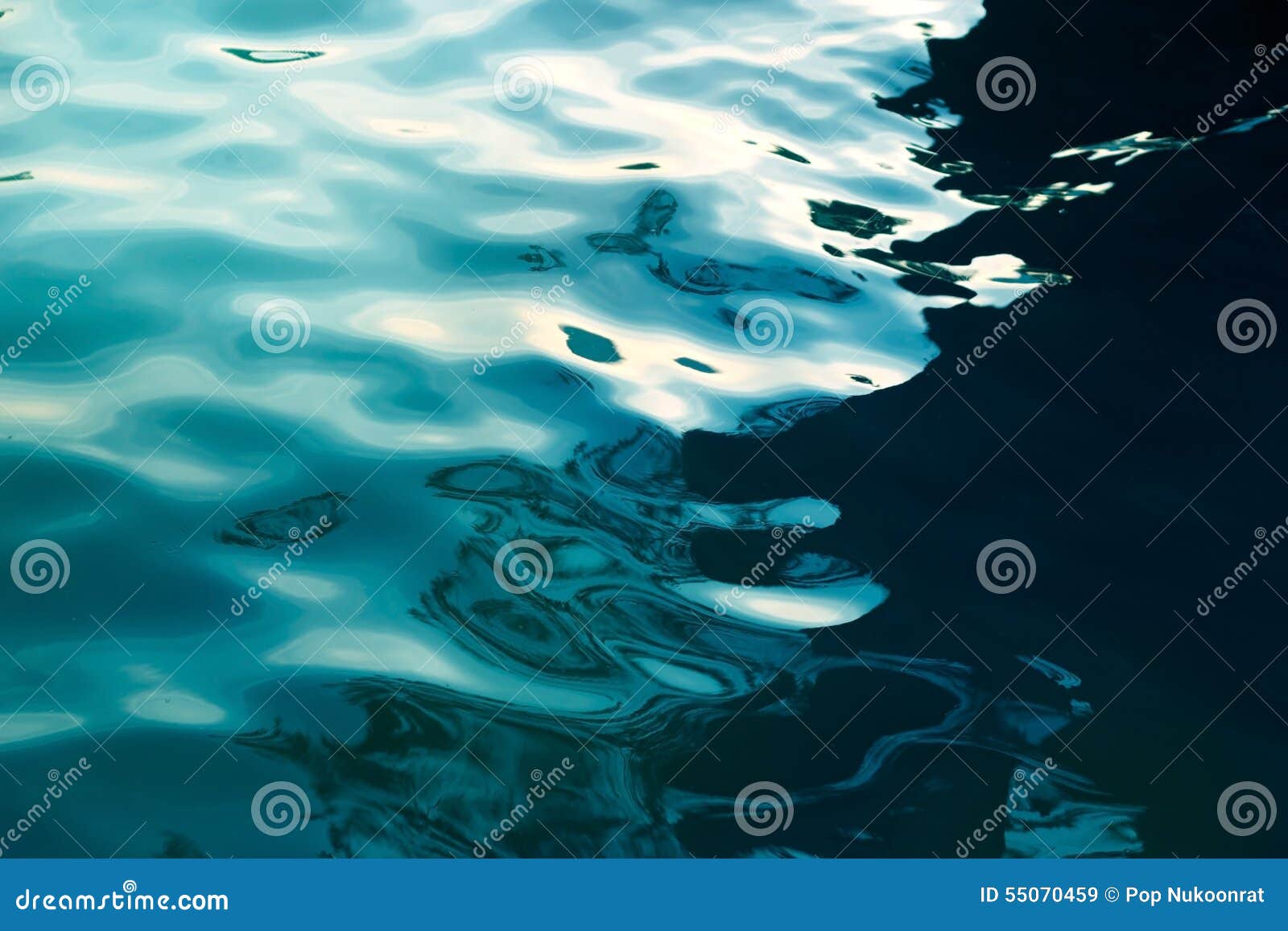 Colorful Dark Water Wave and Reflection, Soft Focus and Blur Stock ...