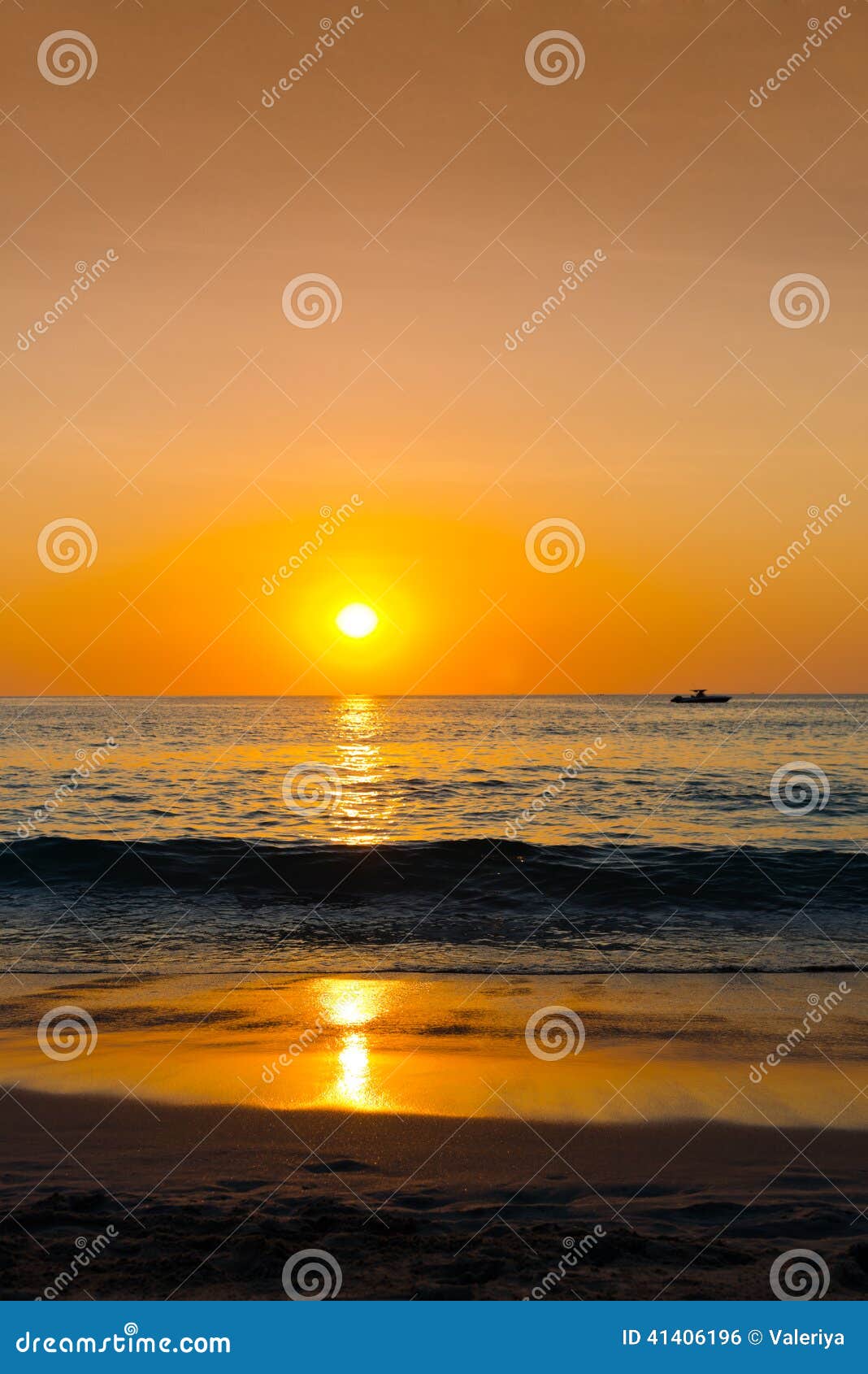 Colorful dawn over the sea stock photo. Image of lake - 41406196