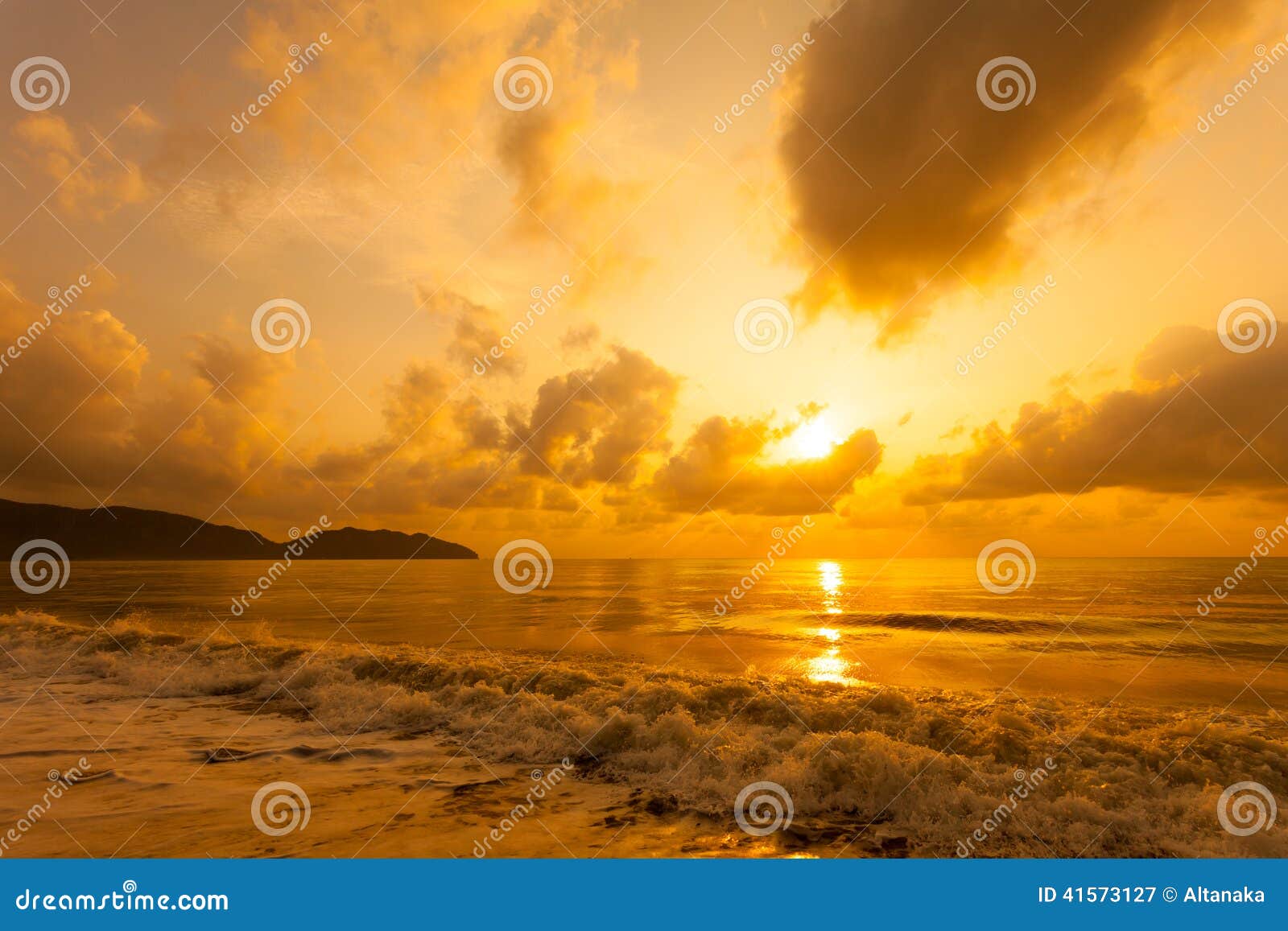 Colorful Dawn Over the Sea. Stock Image - Image of cloud, blue: 41573127