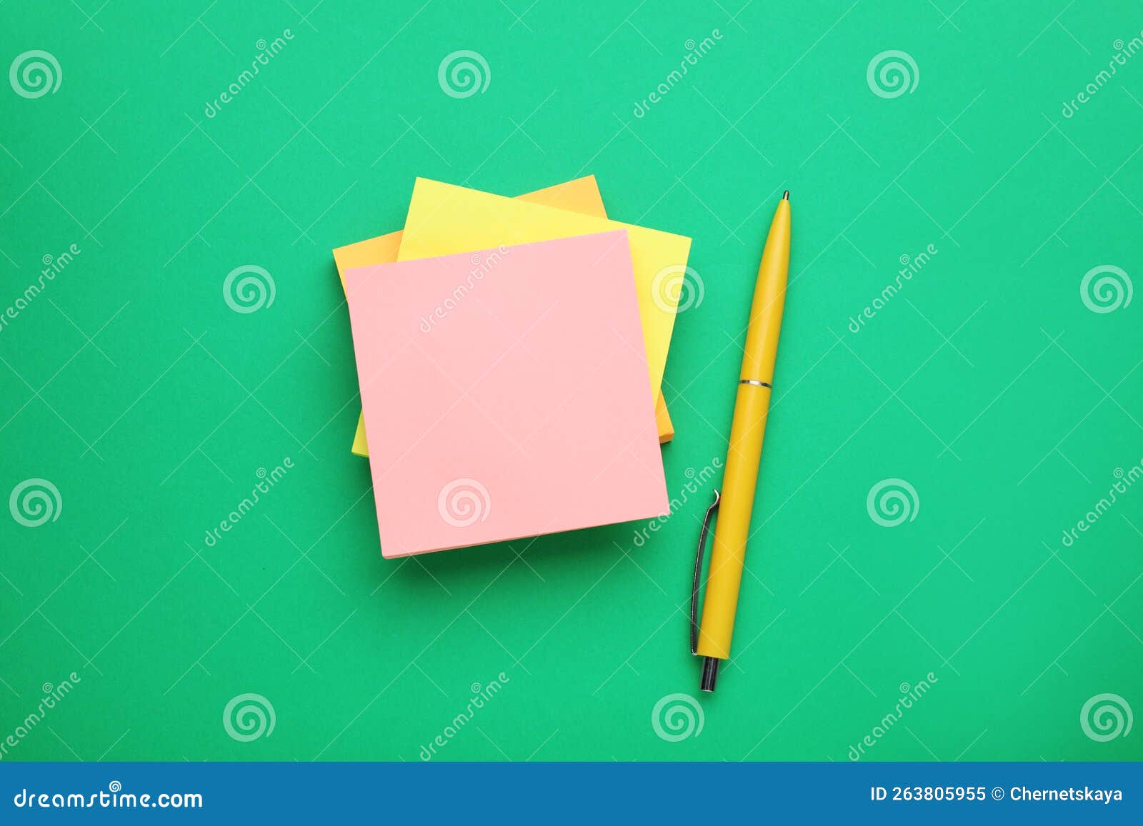 Colorful Empty Notes and Pen on Green Background, Flat Lay Stock Image ...