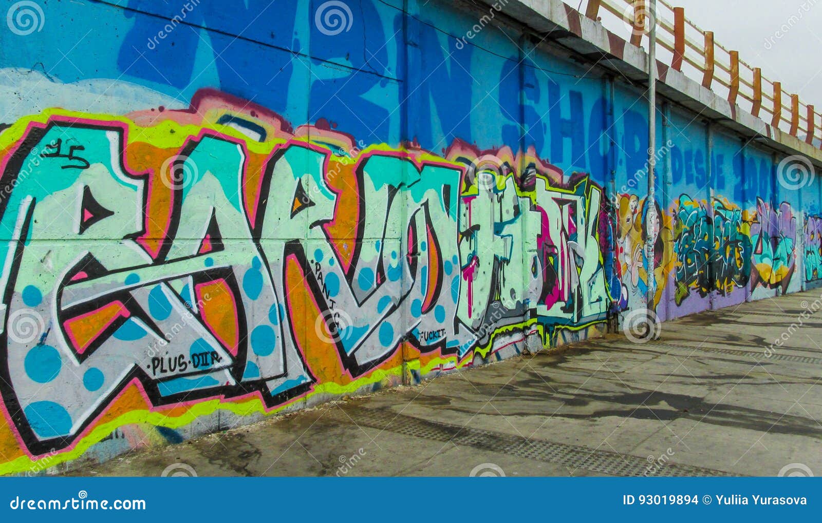 Colorful graffity editorial stock image. Image of drawing - 93019894