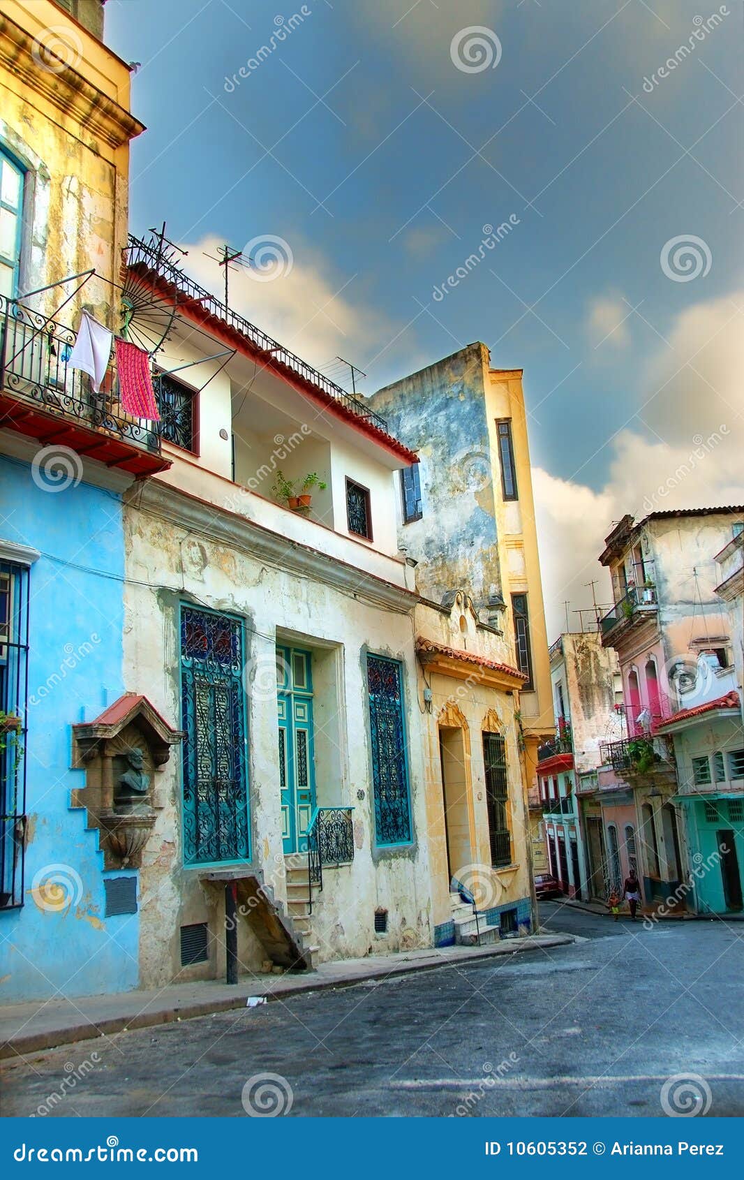 Colorful Havana buildings stock photo. Image of conservation - 10605352