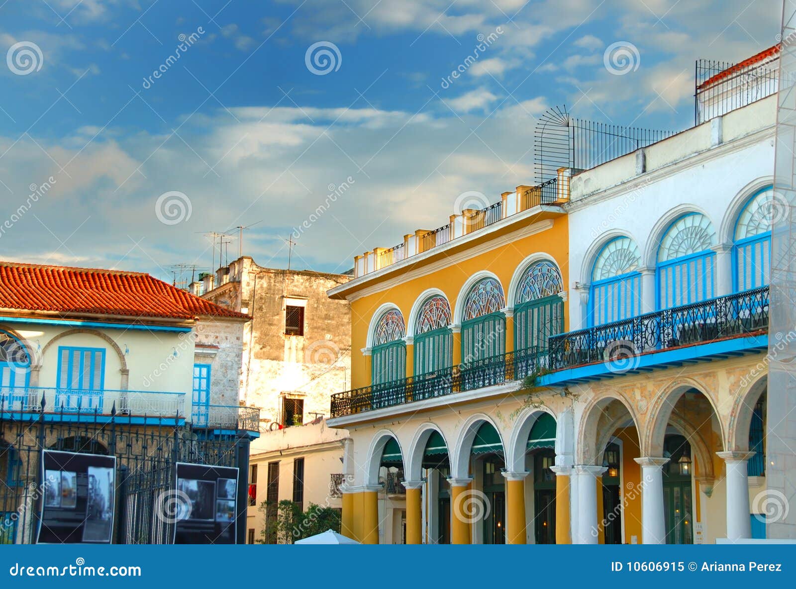 Colorful Havana buildings stock image. Image of exotic - 10606915