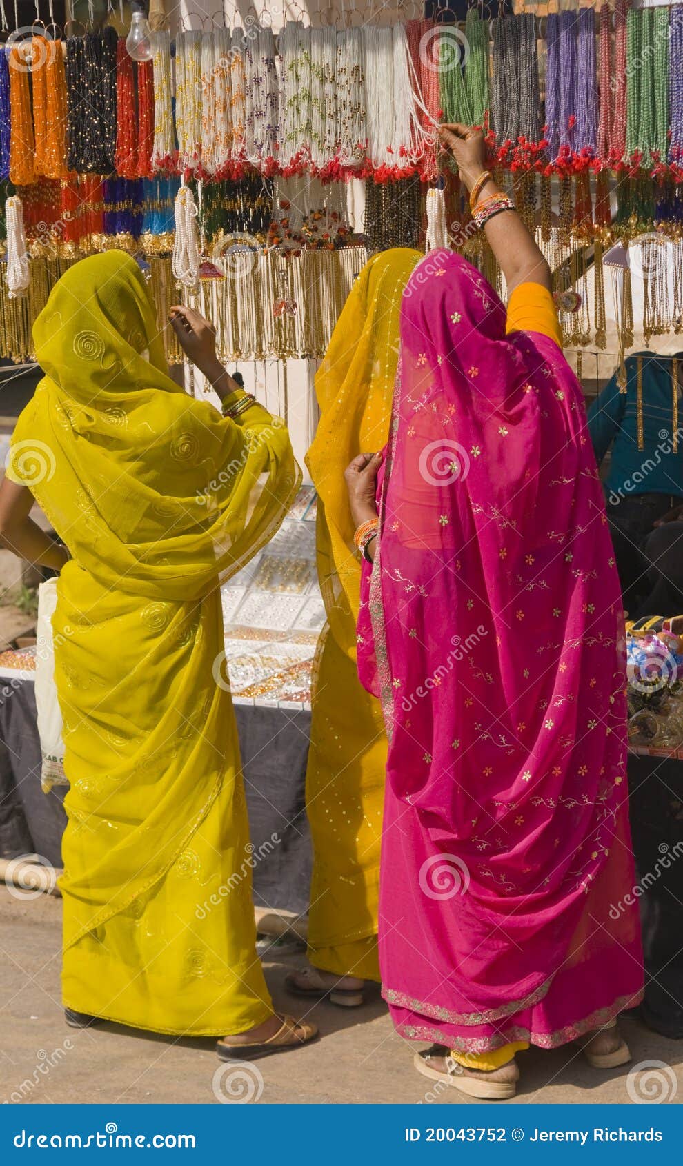 Colorful Indian Shoppers editorial photography. Image of person - 20043752