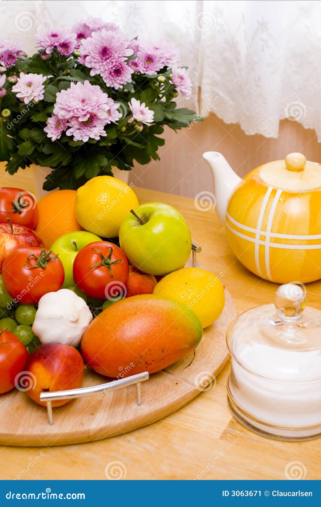 Colorful kitchen table stock image. Image of tomatoes - 3063671