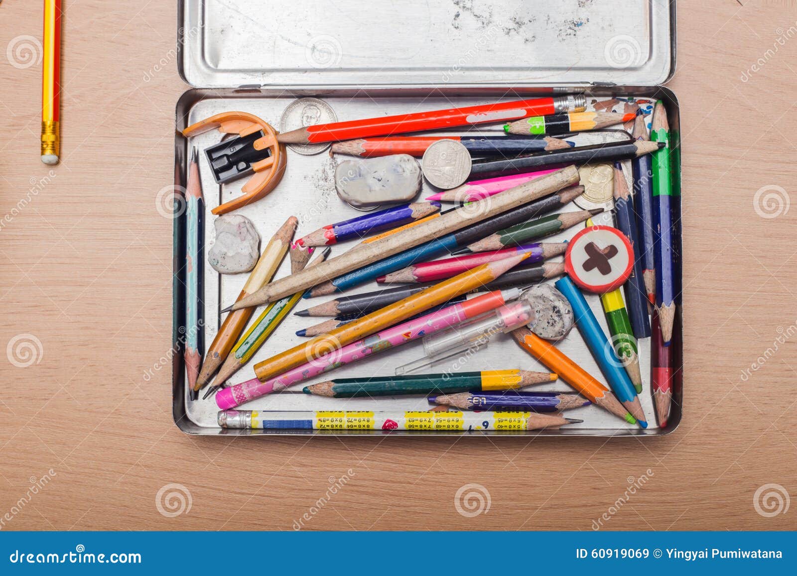 Colorful Pencils in the Box Stock Image - Image of pencil, green: 60919069