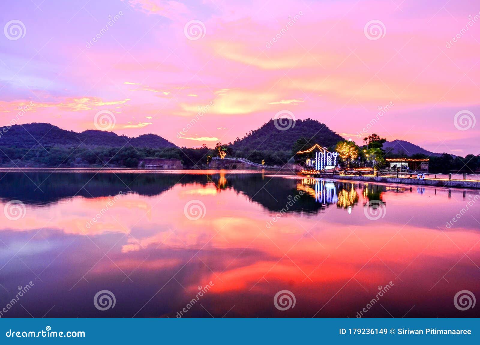 Colorful Reflection Sunset in Lake Stock Image - Image of colorful ...