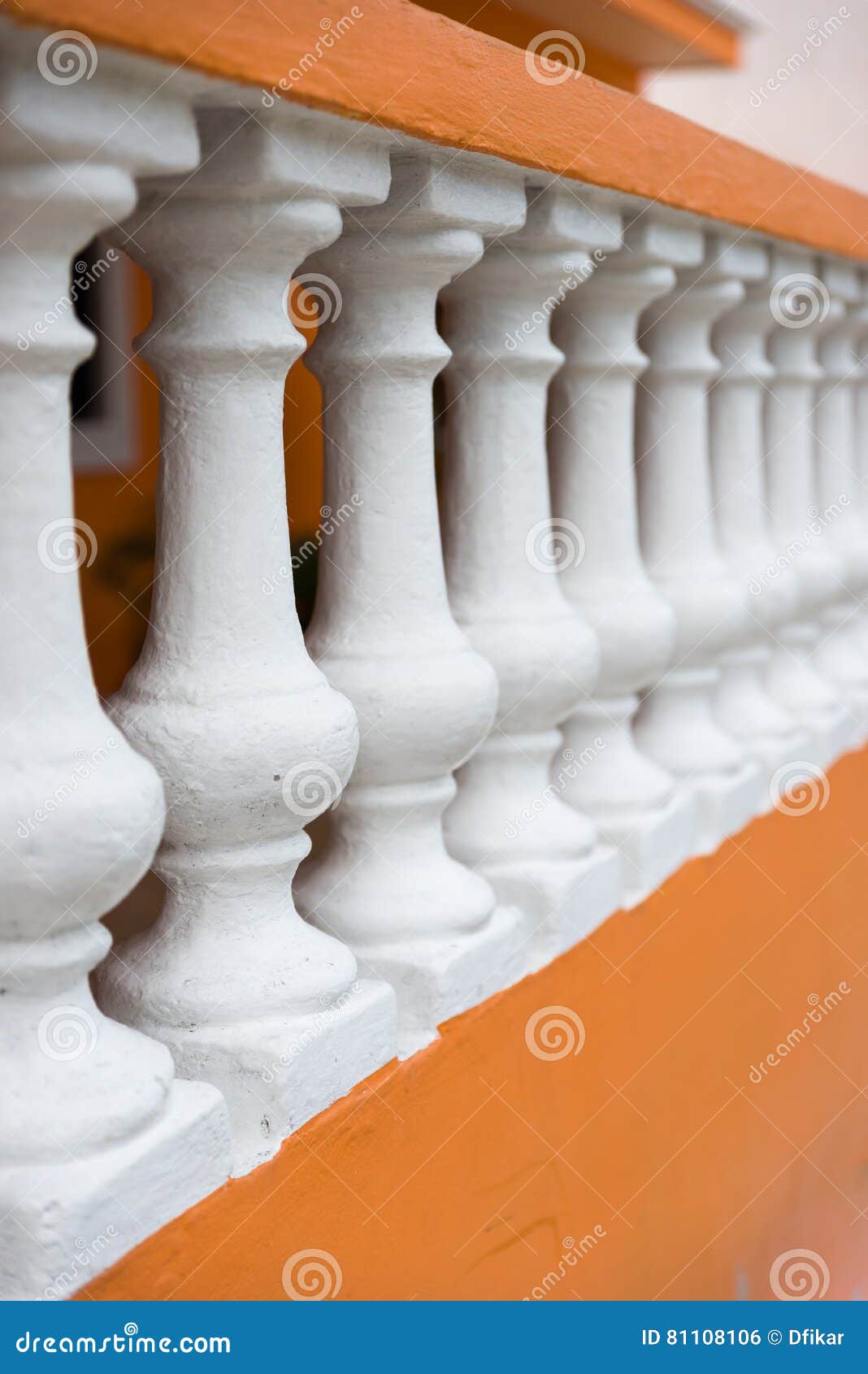 Repeating Columns Stock Photography | CartoonDealer.com #12361676