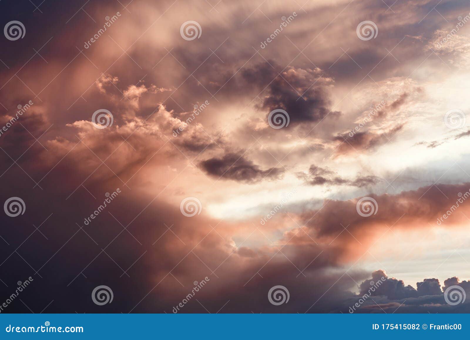 Saturated Background of the Setting Sun Sky with Vivid Clouds Close Up ...
