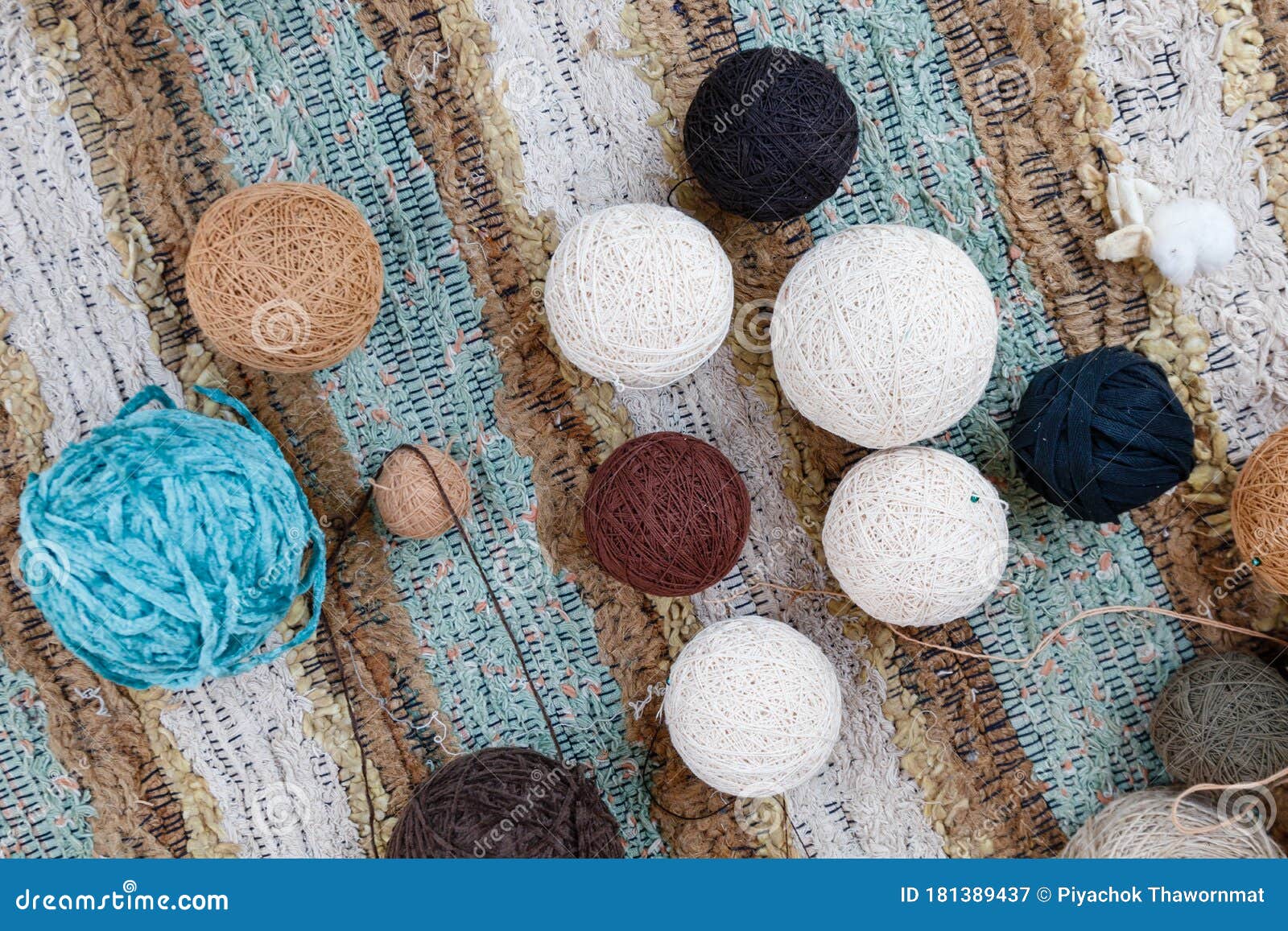 Colorful Sewing Thread Balls Stock Image - Image of decorative, roll ...