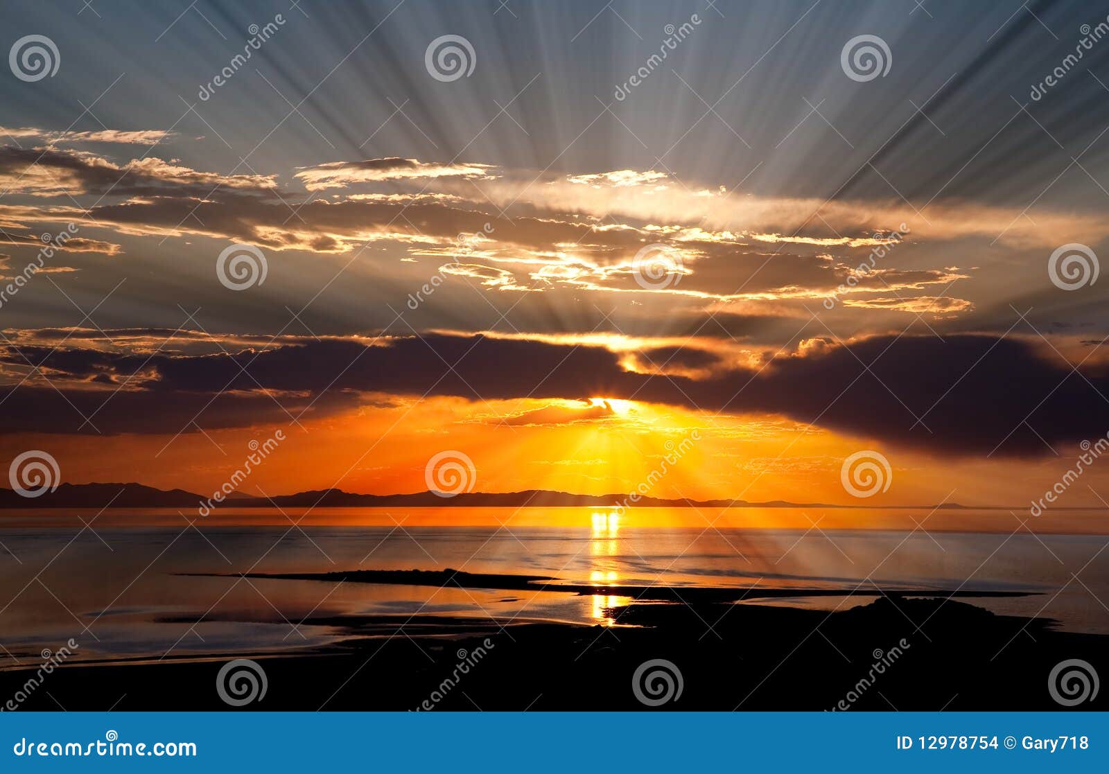 The Colorful Sunset at the Great Salt Lake Stock Photo - Image of ...