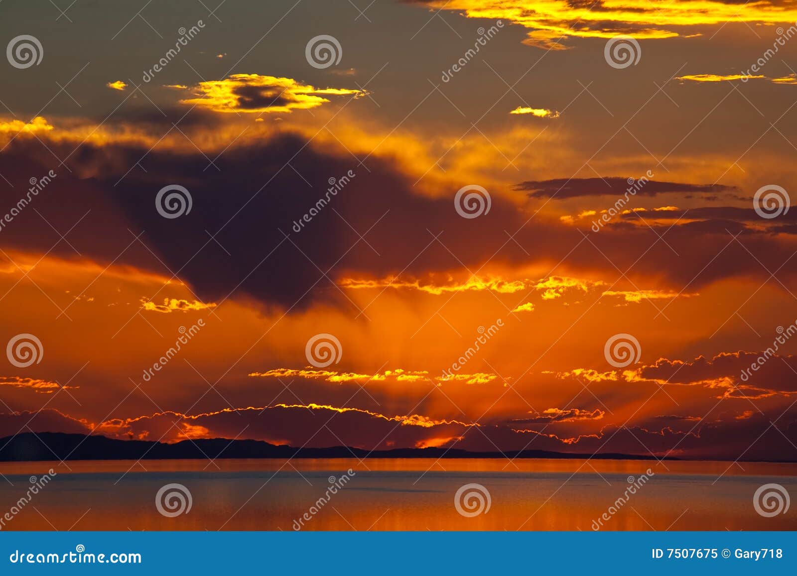 The Colorful Sunset at the Great Salt Lake Stock Image - Image of ...