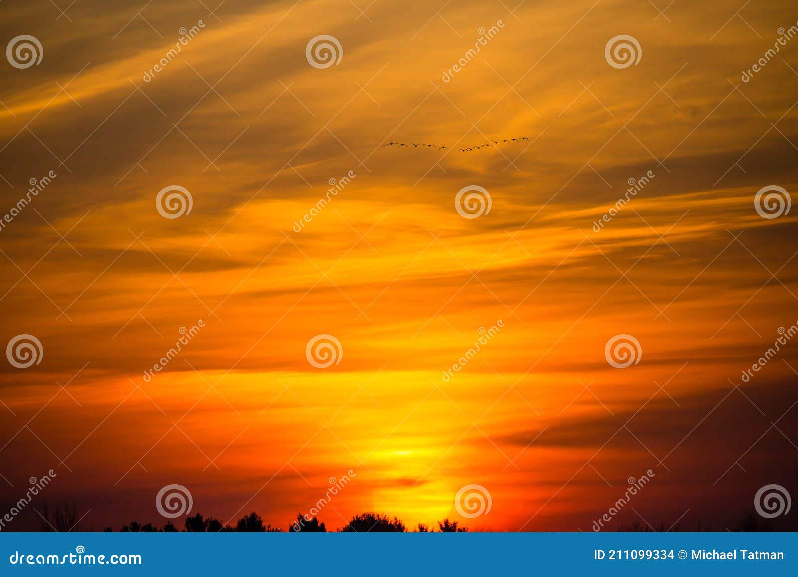 Colorful Sunset Sky and Clouds with Dramatic Light and Copy Space Stock ...