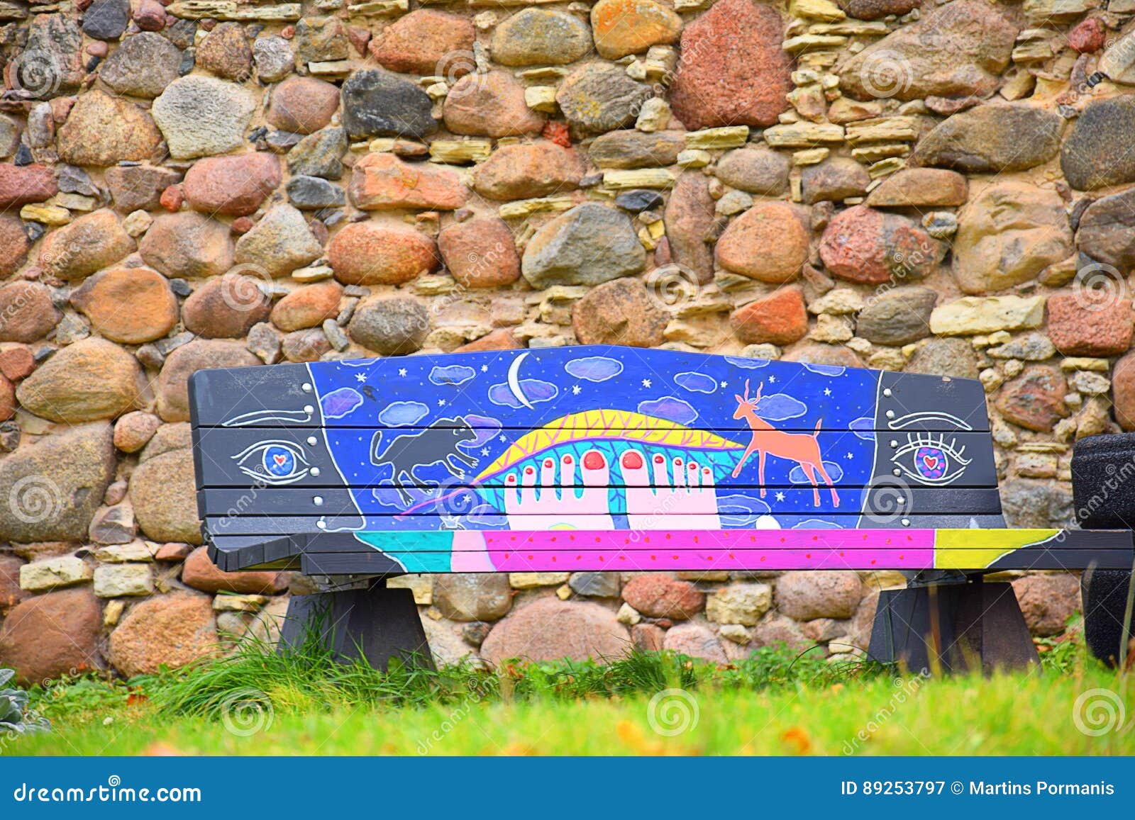 Colorful Wooden bench editorial photography. Image of footpath - 89253797