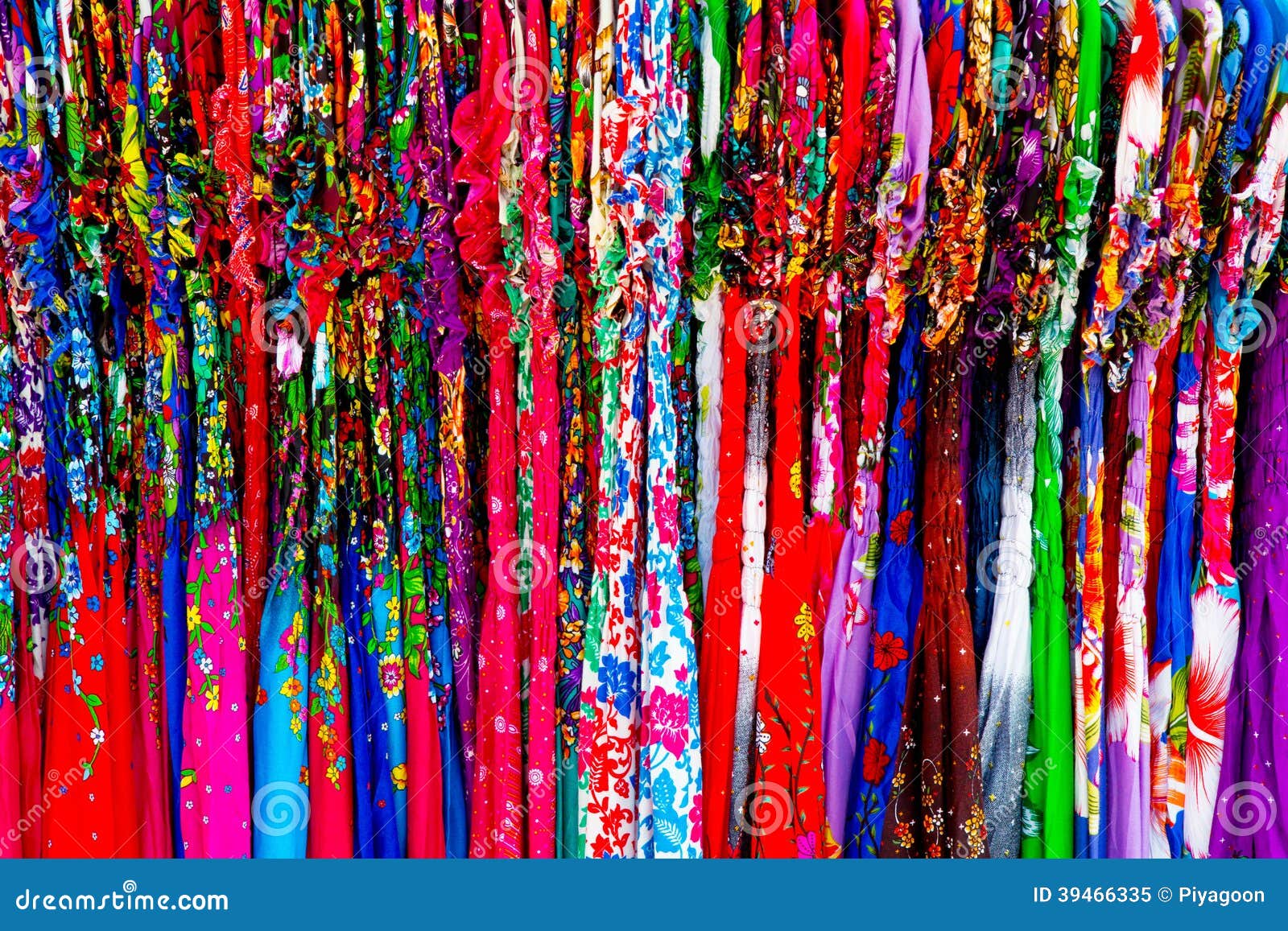 Colorido de ropa imagen de archivo. Imagen de plegable - 39466335