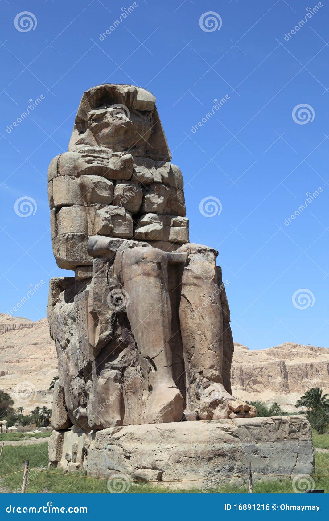 Coloso antiguo de Memnon foto de archivo. Imagen de egipcio - 16891216