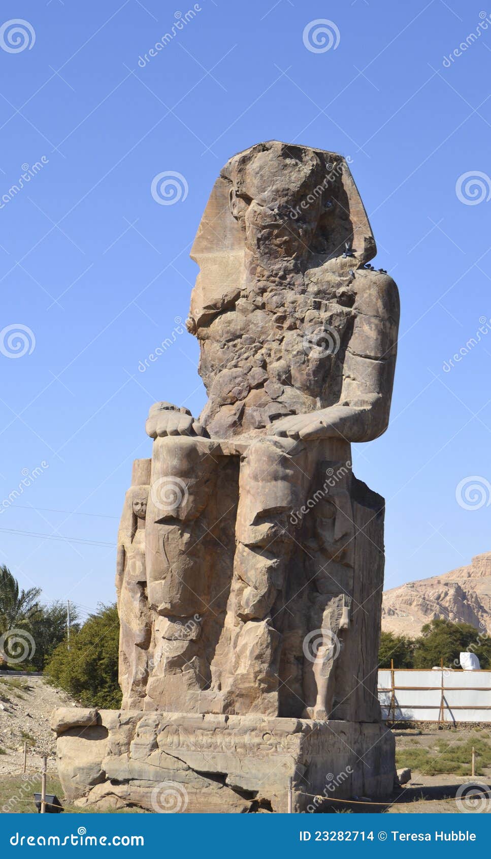 Coloso de Memon en Luxor foto de archivo. Imagen de blanco - 23282714