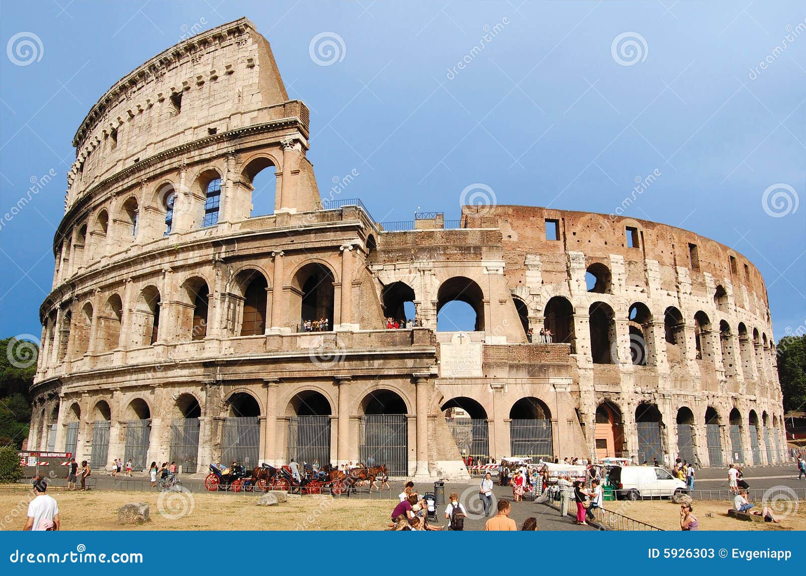 The Colosseum, Famous Ancient Amphitheater in Rome Editorial Stock ...