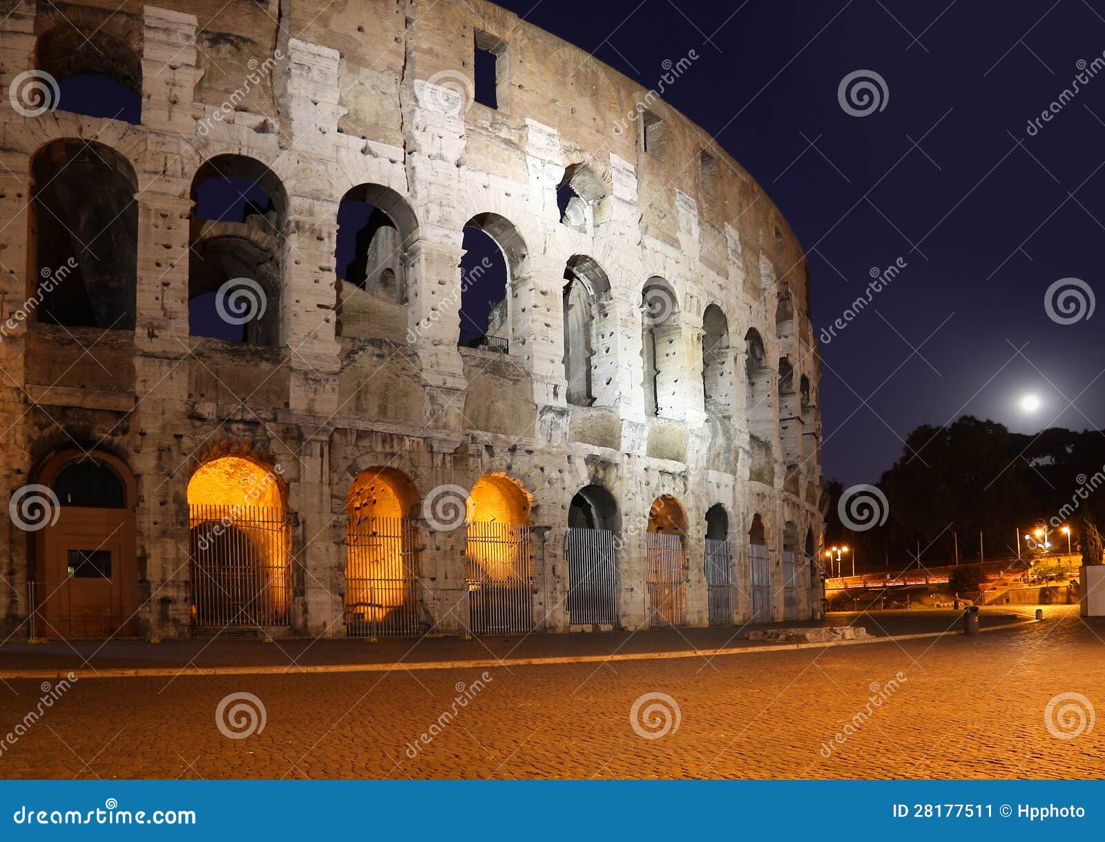 The Colosseum at night stock image. Image of monument - 28177511