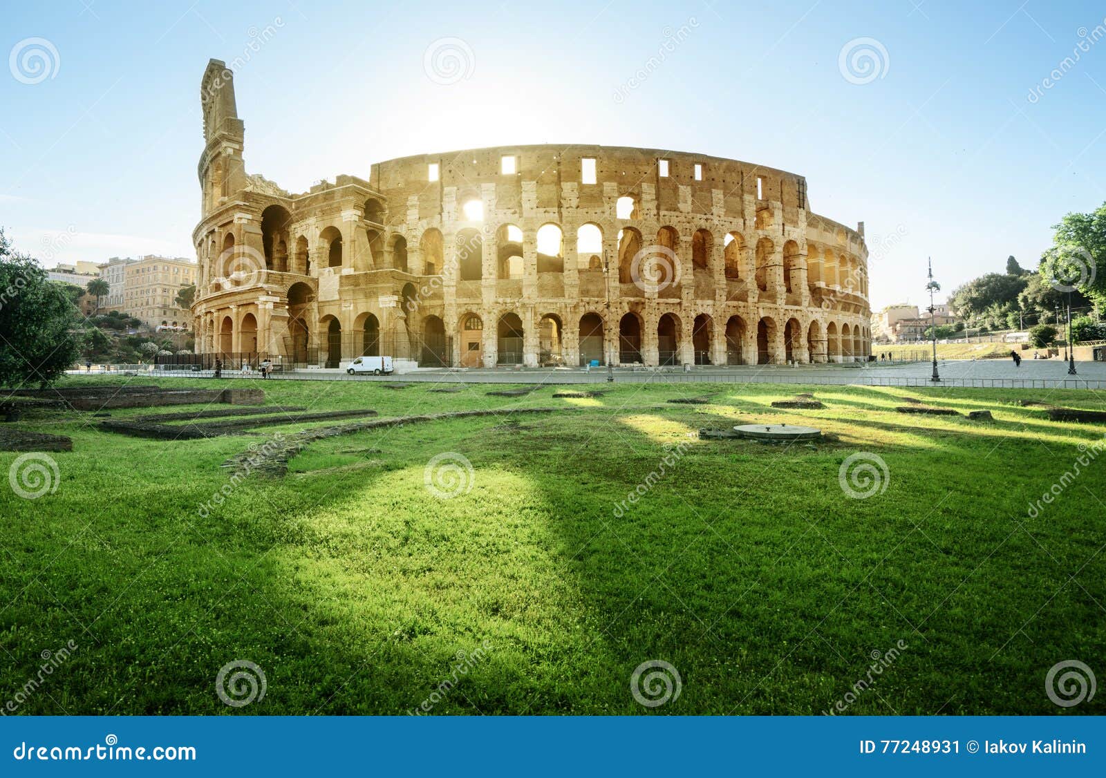 Colosseum in Rome and Morning Sun Stock Image - Image of morning, forum ...