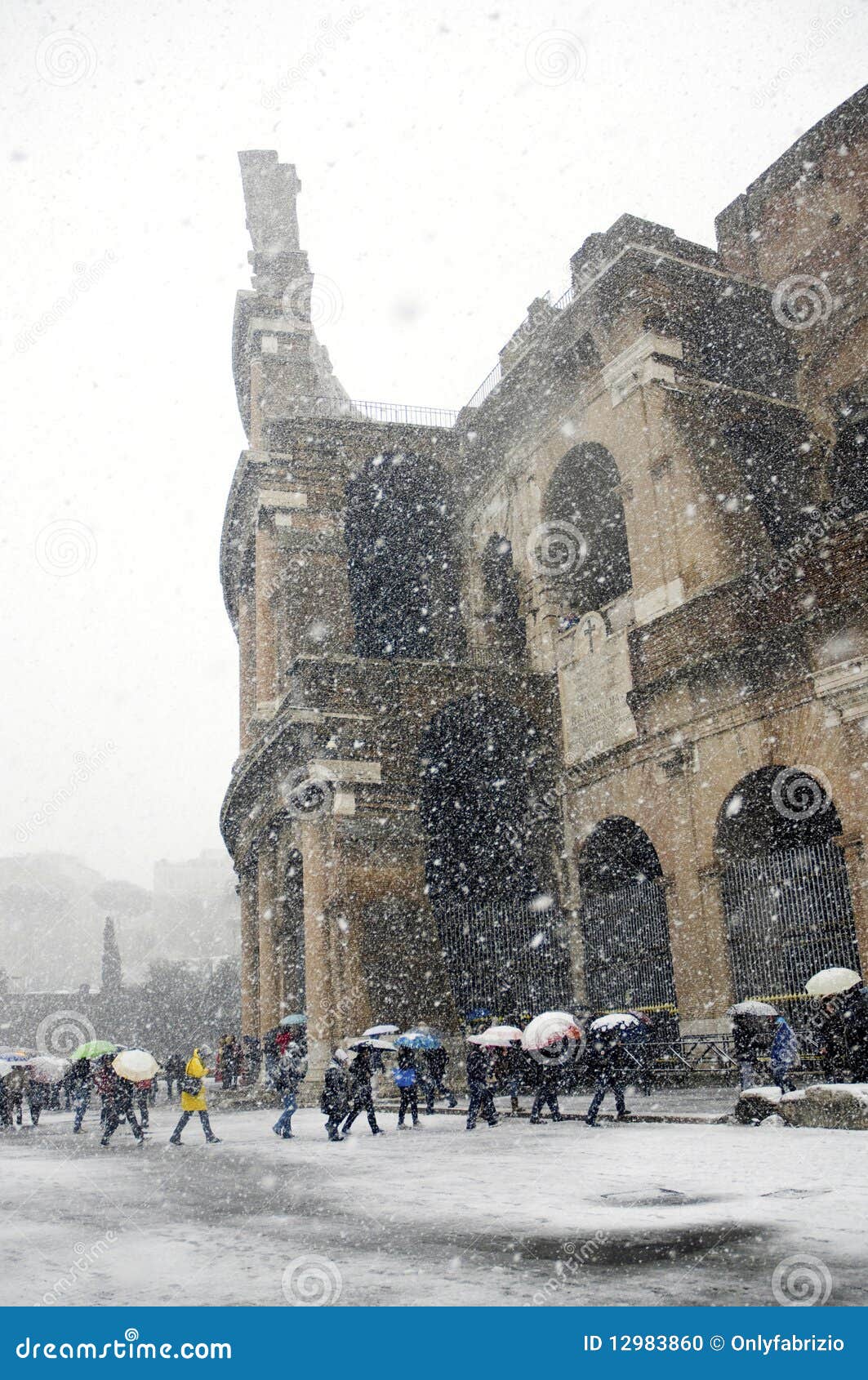 Colosseum under heavy snow editorial image. Image of history - 12983860