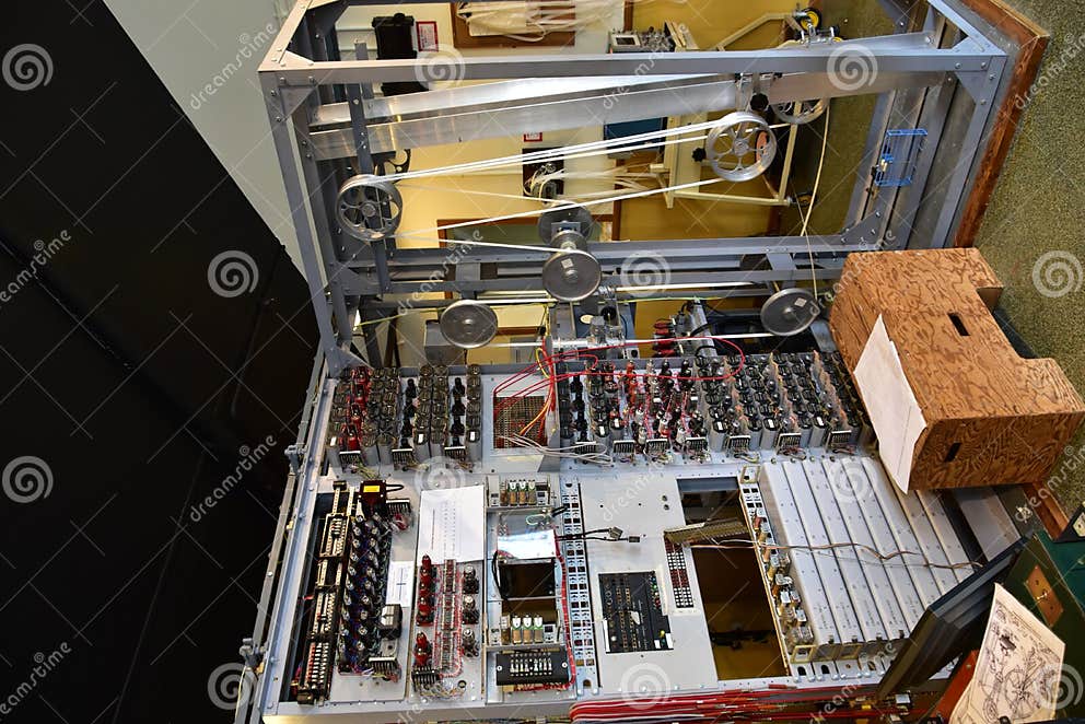 Colossus Digital computer editorial image. Image of encryption - 99837600