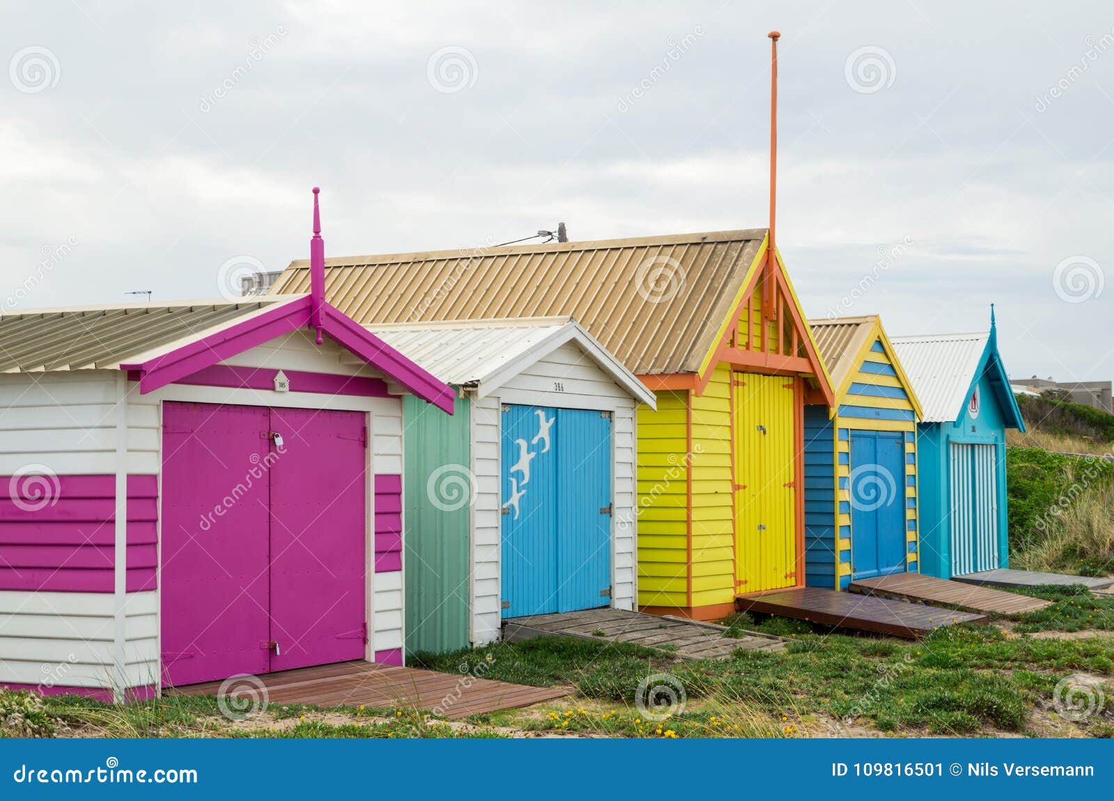 Colourful Beach Huts on Edithvale Beach in Melbourne. Stock Image ...