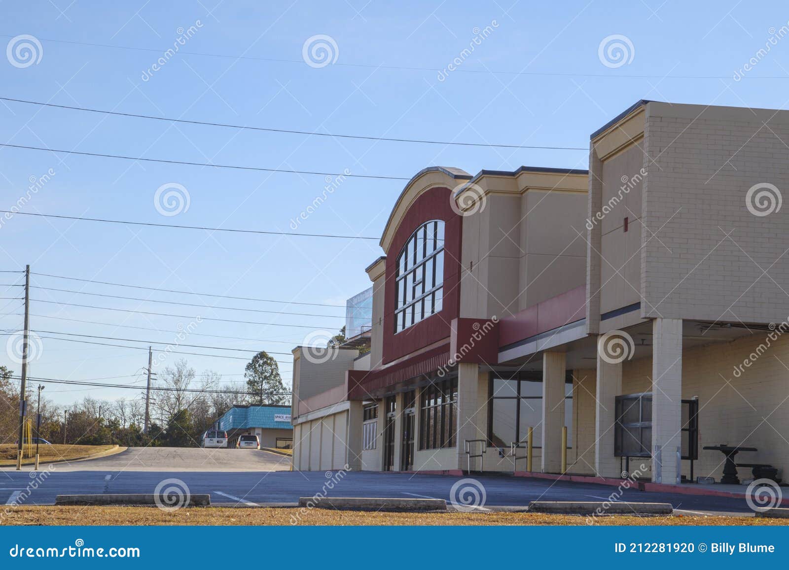 Empty Retail Store Large Retail Space for Lease Editorial Image - Image ... Empty Retail Store Large Retail Space for Lease Editorial Image - Image ...