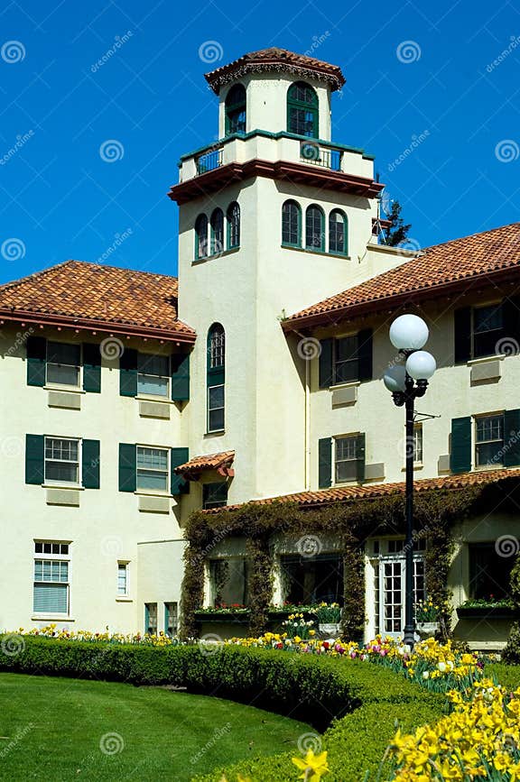 Columbia Gorge hotel stock image. Image of river, landmark - 735641