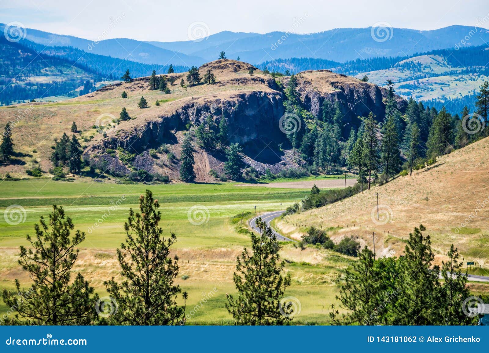 Columbia River Scenes on a Beautiful Sunny Day Stock Photo - Image of ...