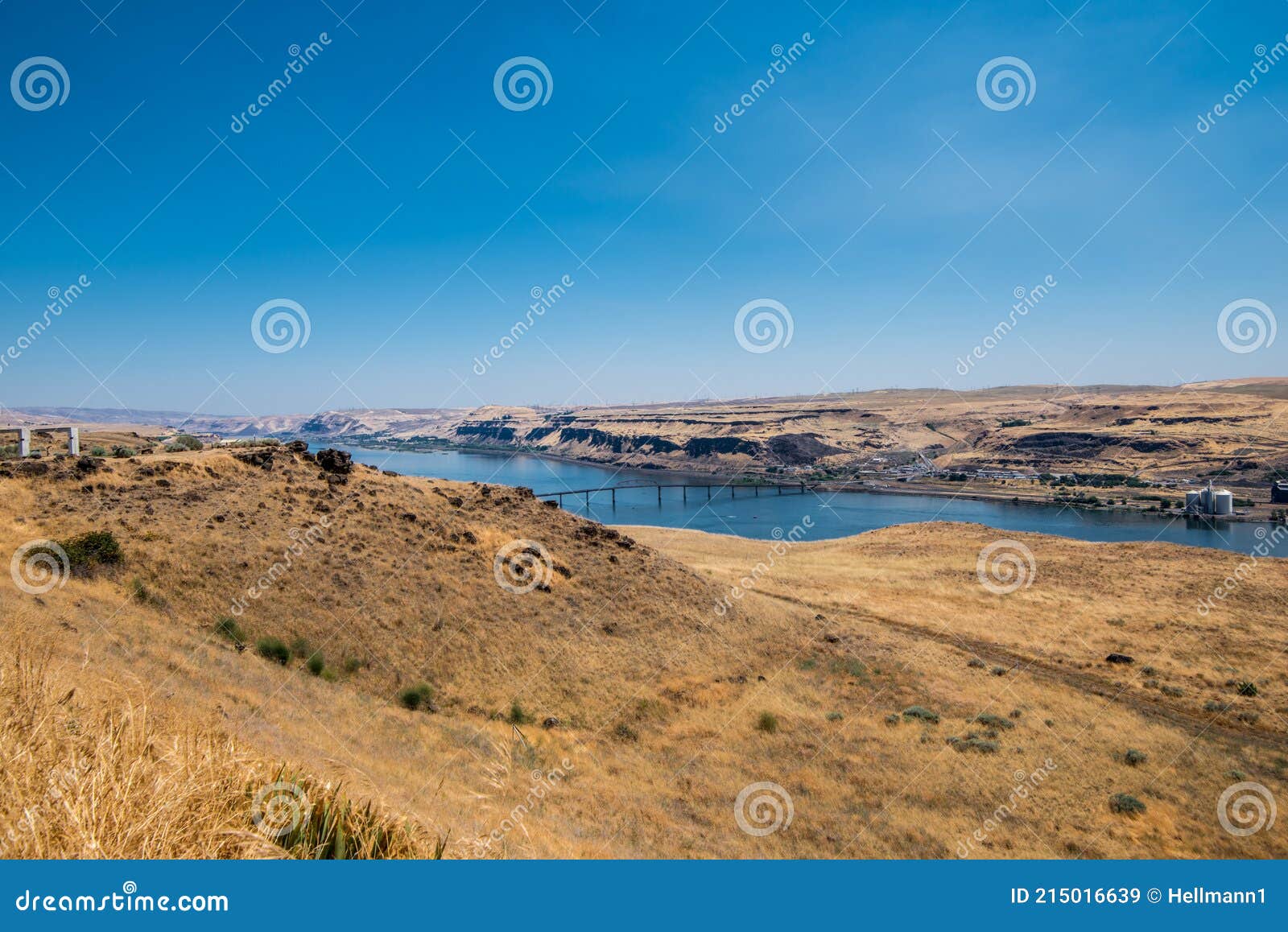 Columbia River Valley stock image. Image of summer, view - 215016639