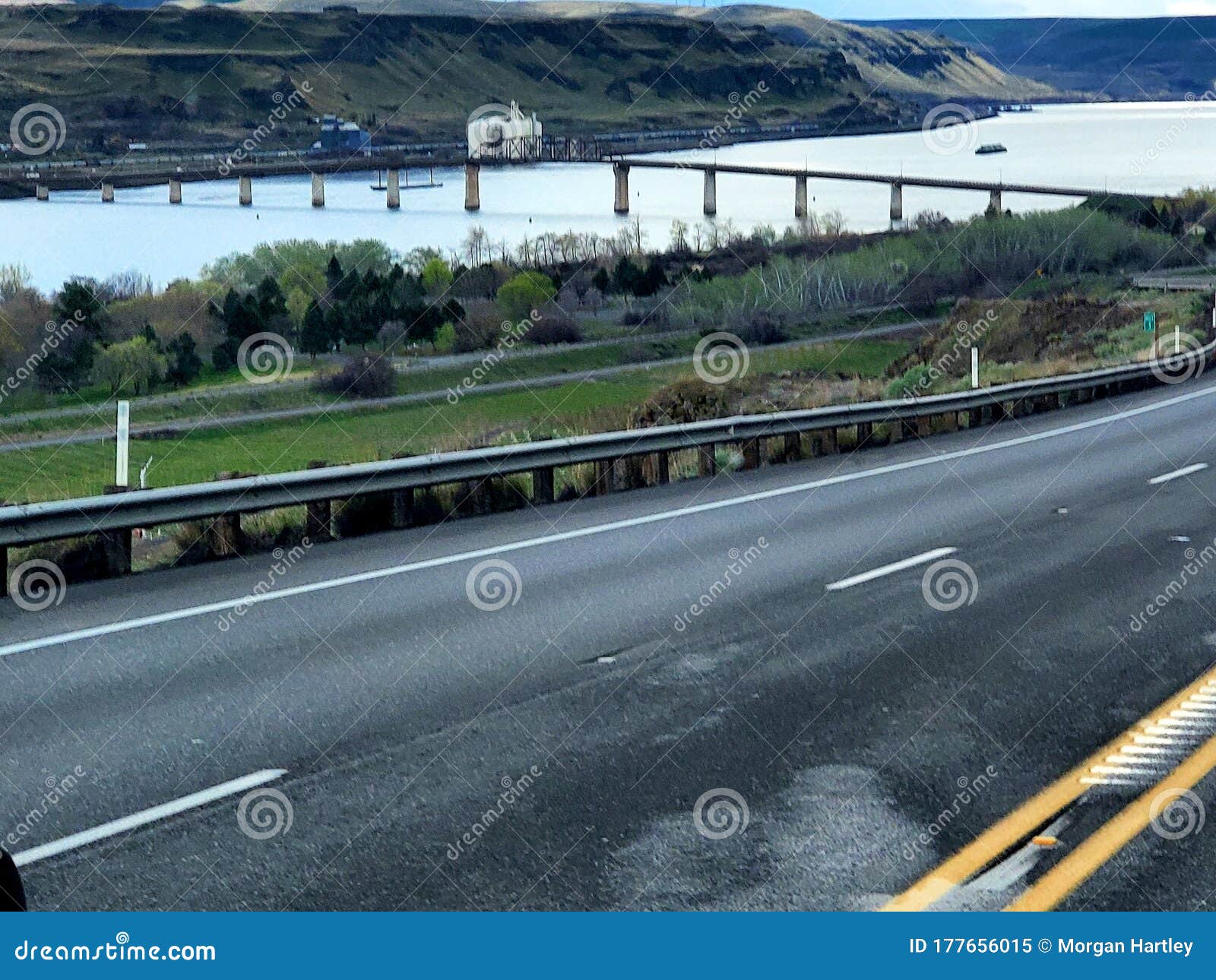 Columbia river views stock image. Image of brindge, street - 177656015