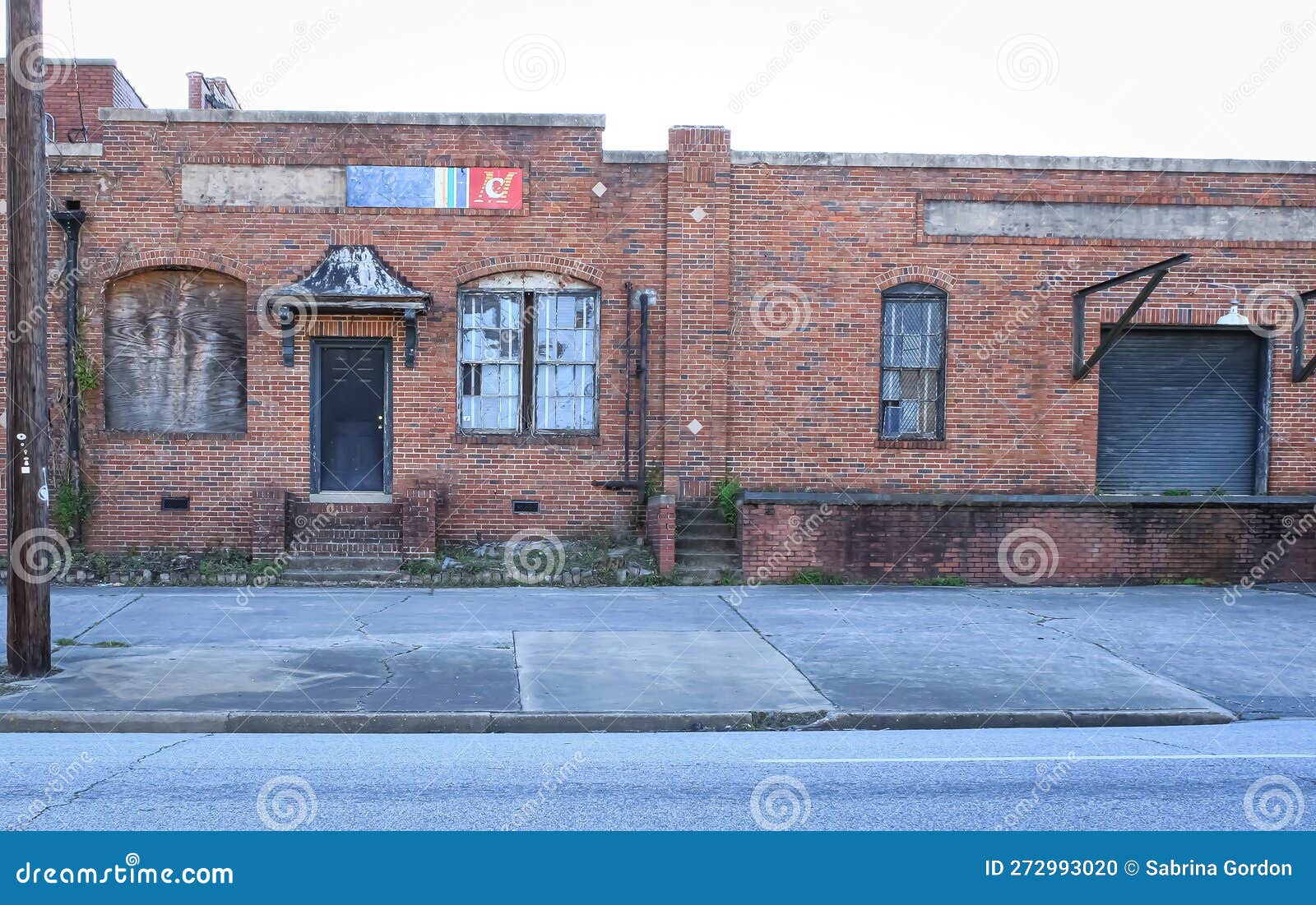Columbus Building Loading Dock Editorial Image - Image of architecture ...