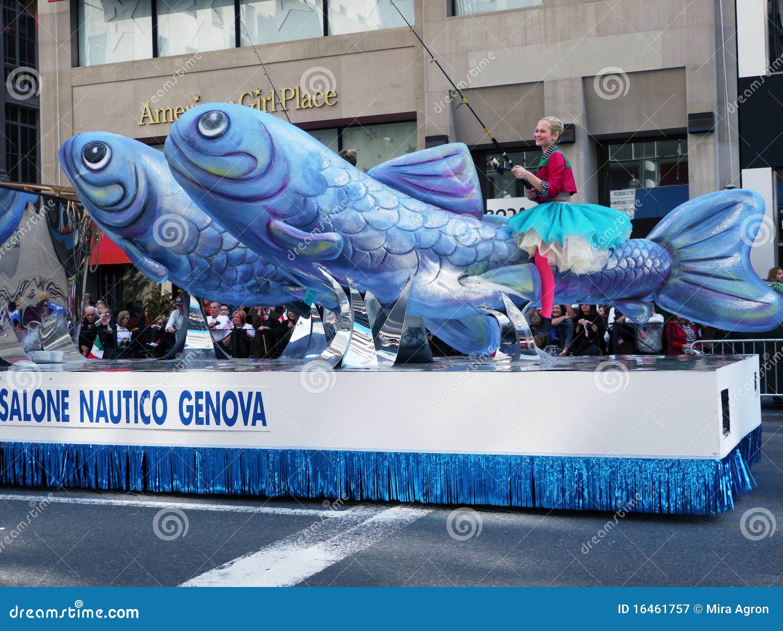 Columbus Day Parade float. editorial photography. Image of crowd - 16461757