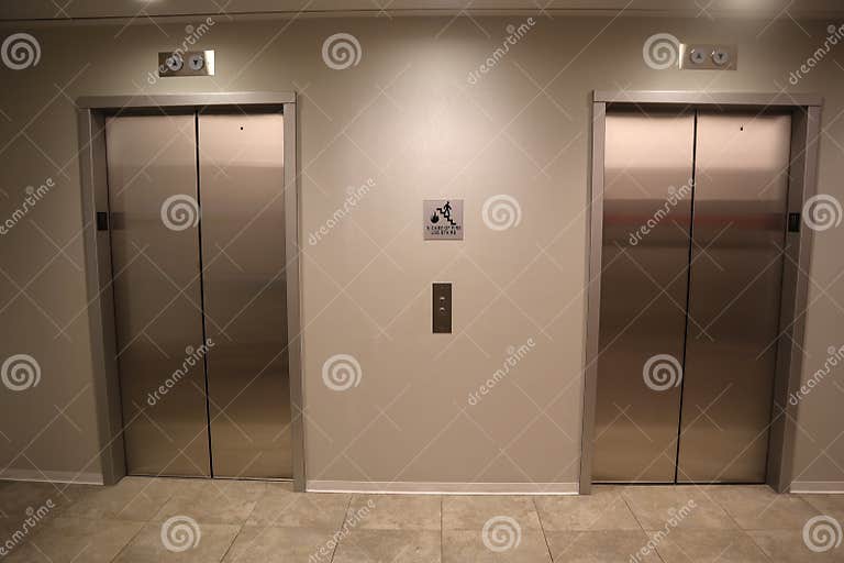 Columbus, Ohio Chrome Elevator Doors Editorial Image - Image of floor, brushed: 311756875