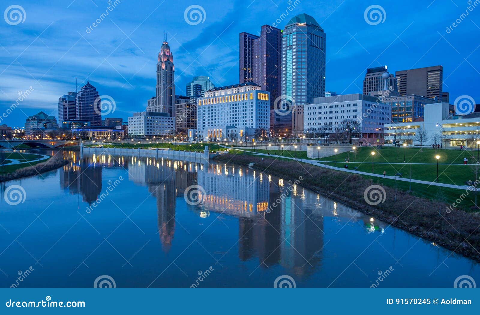 Columbus Ohio Skyline immagine stock. Immagine di costruzione - 91570245