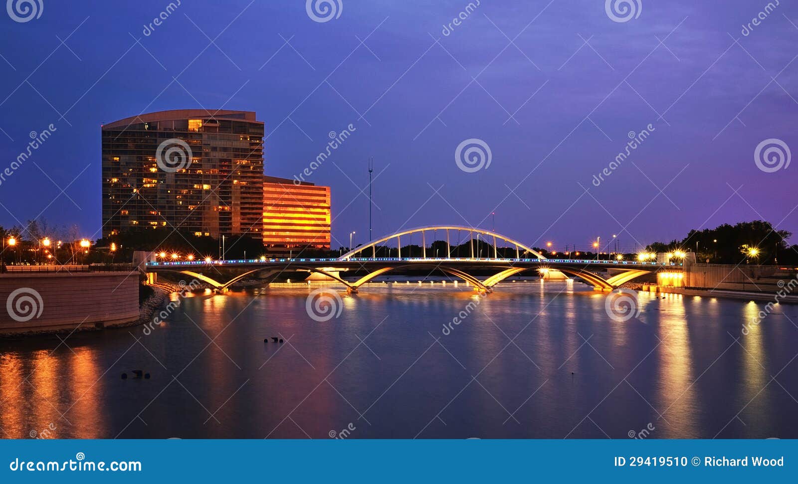 Columbus Town St. Bridge at Night Stock Photo - Image of river, capital ...